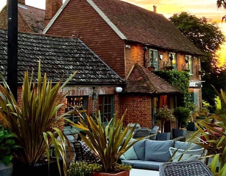 The Plough Inn: Cobham Restaurant & Cocktail Bar