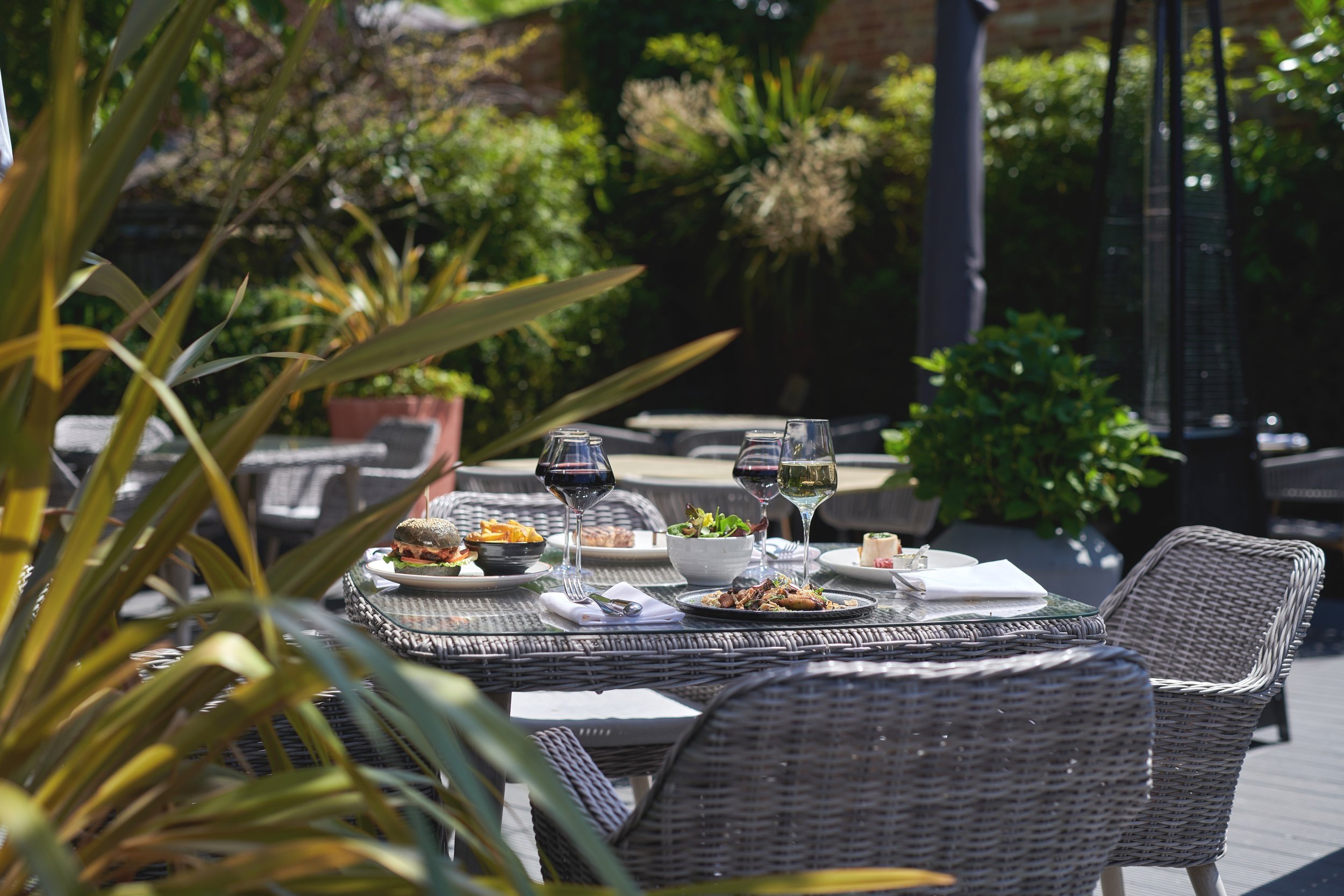 The Plough Inn - Steak Restaurant | Pub| Cocktail Bar | Cobham | Surrey