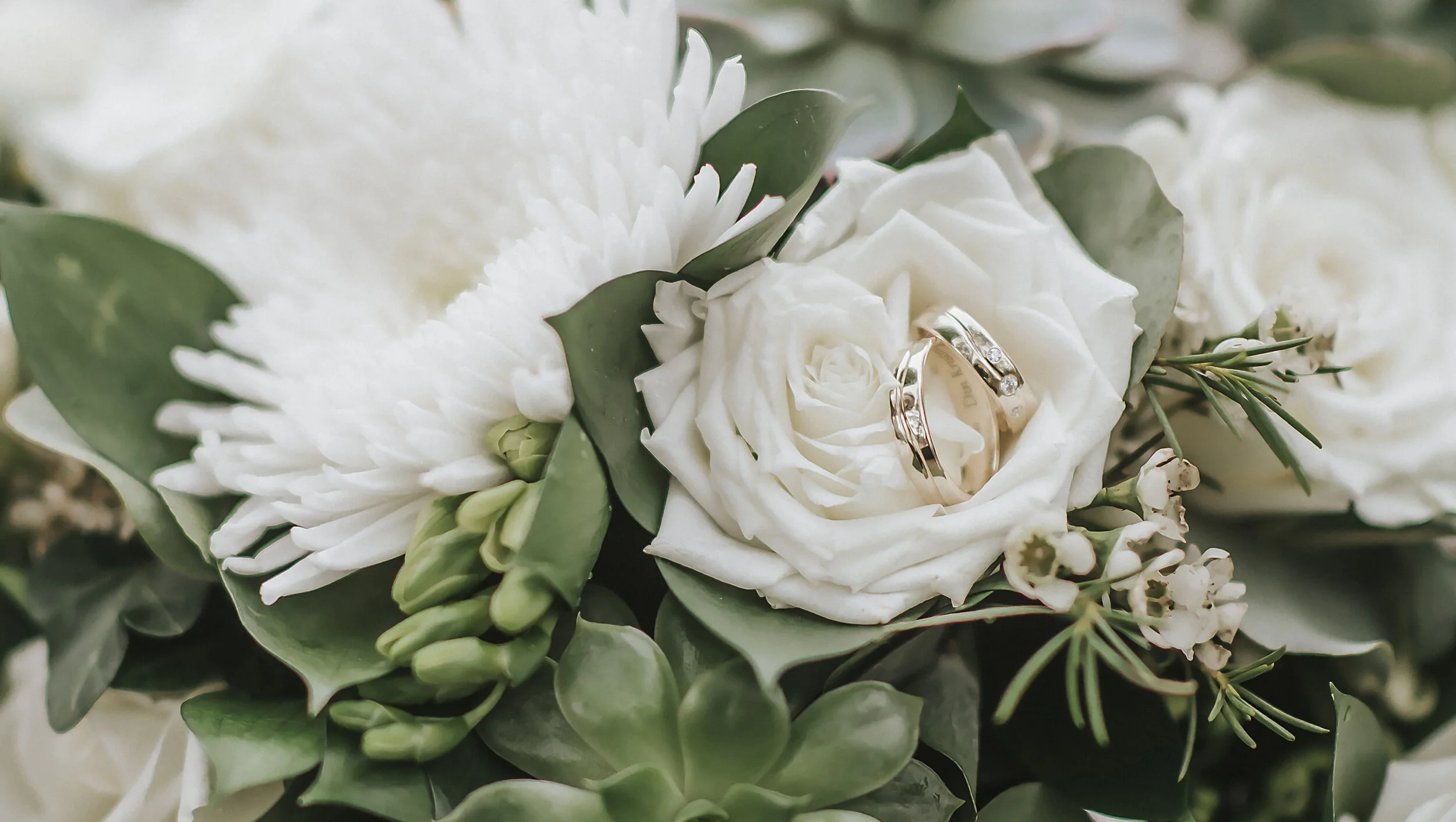Fotograf med fokus på gravid, nyfødt, barn, familier & bryllup.