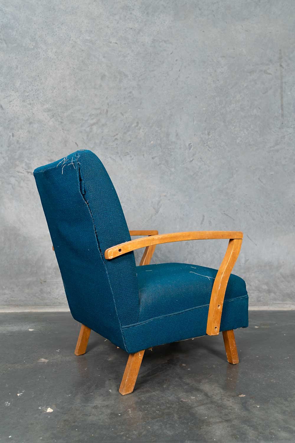 'Walter' - 1950s casual chair - Restored