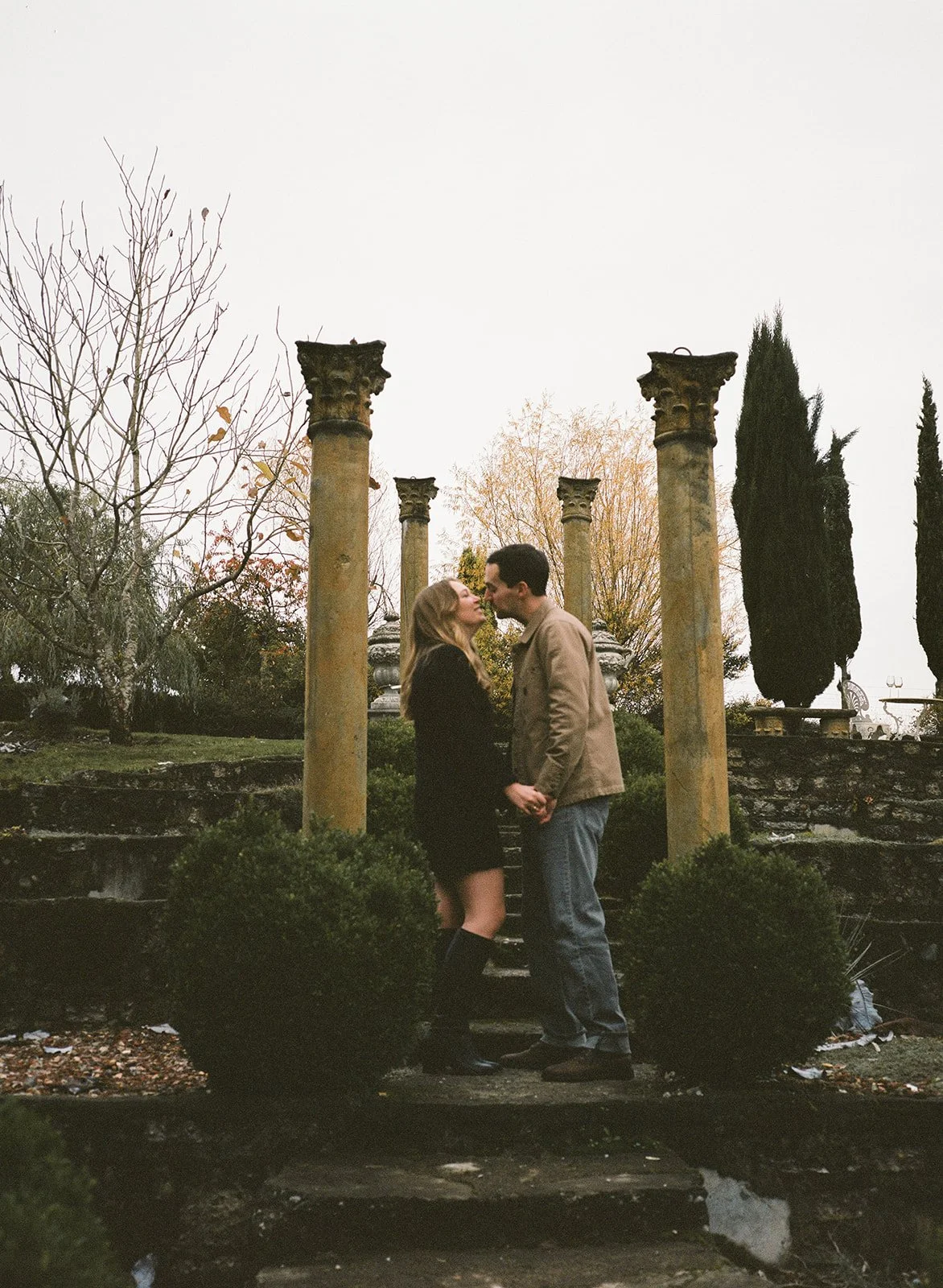 Claire and Matt's Cozy Fall Engagement Session in Oregon City ...