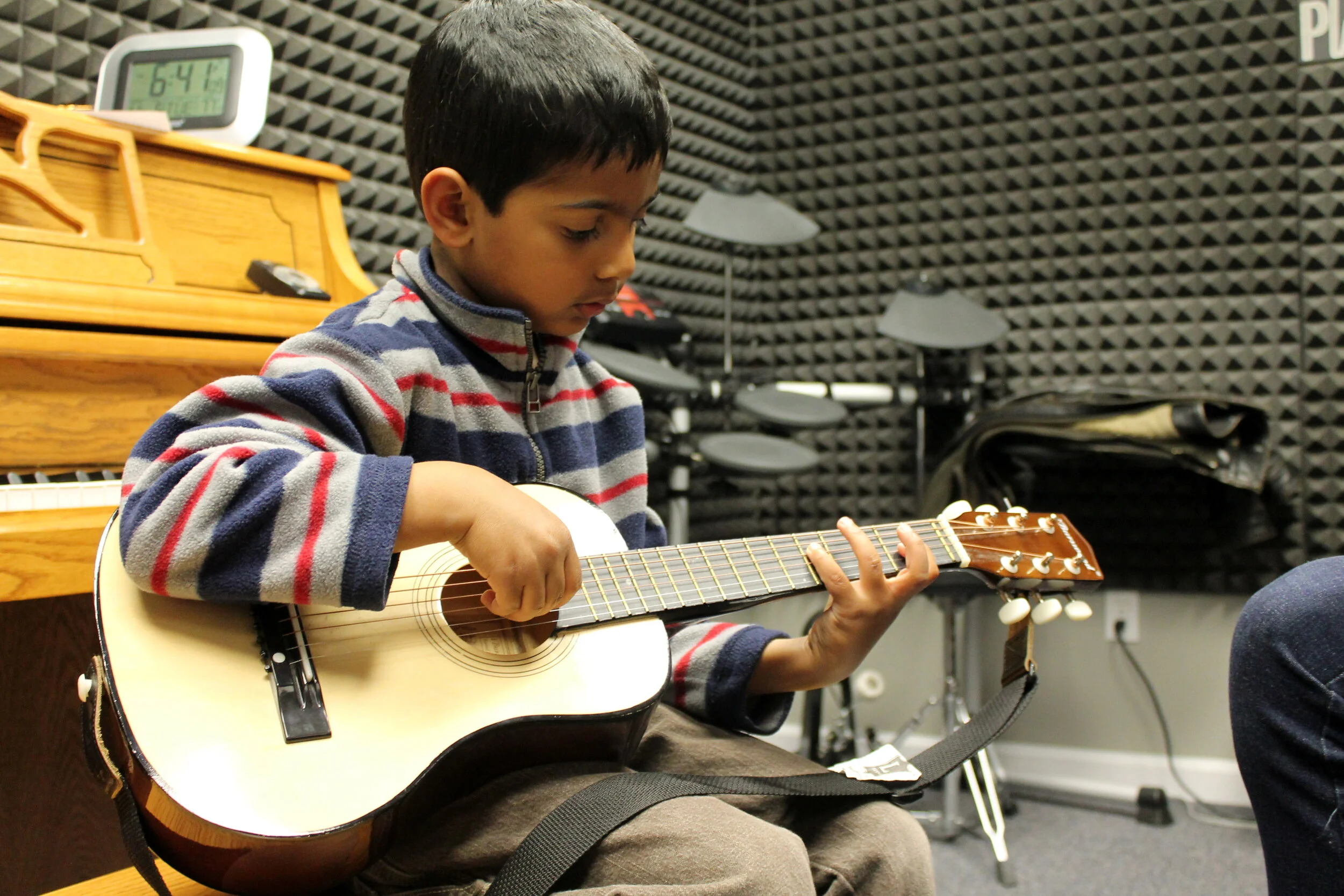 Guitar Lessons in VA & MI | Expressions Music Academy