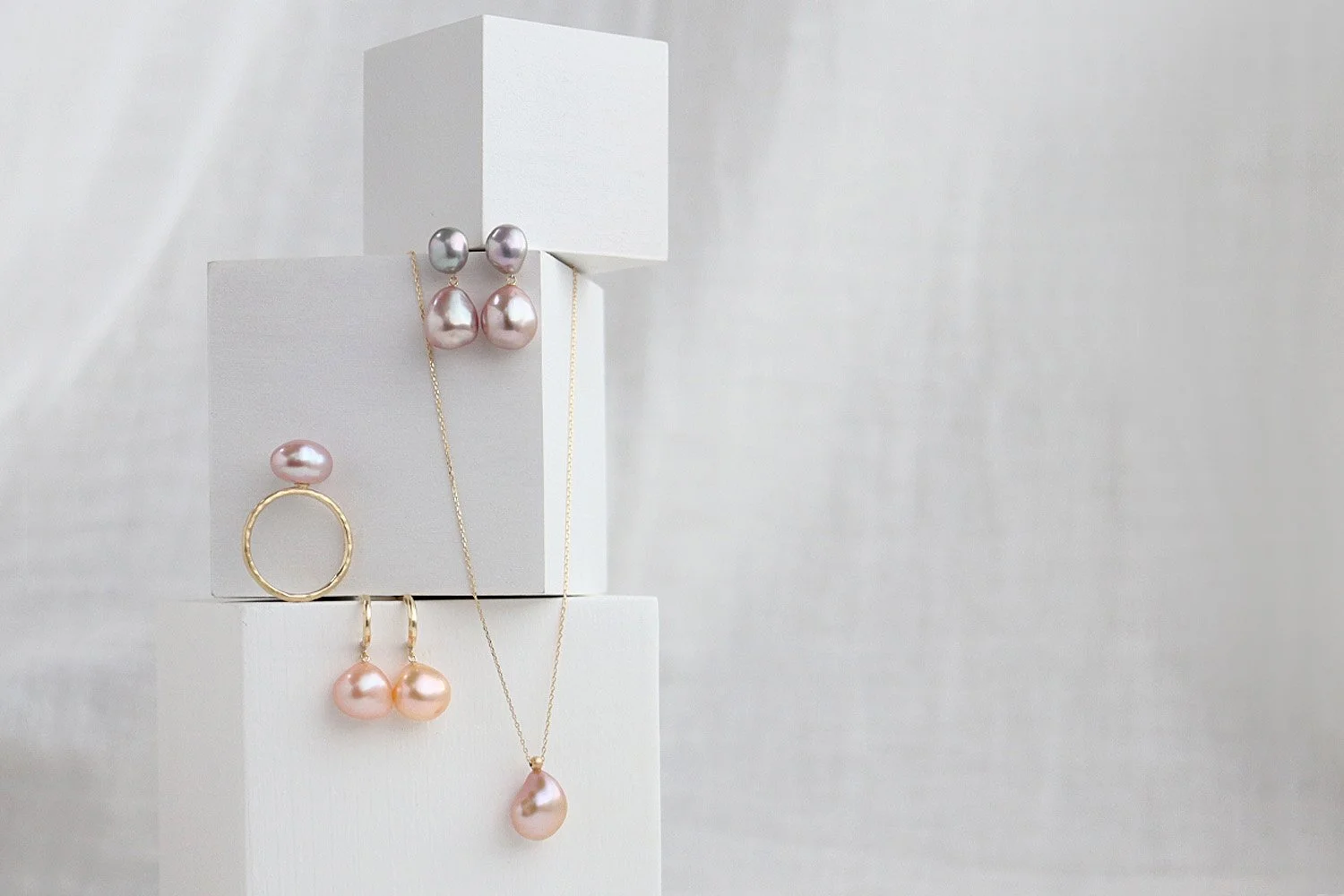 Natural color pearl — ANAPNOE