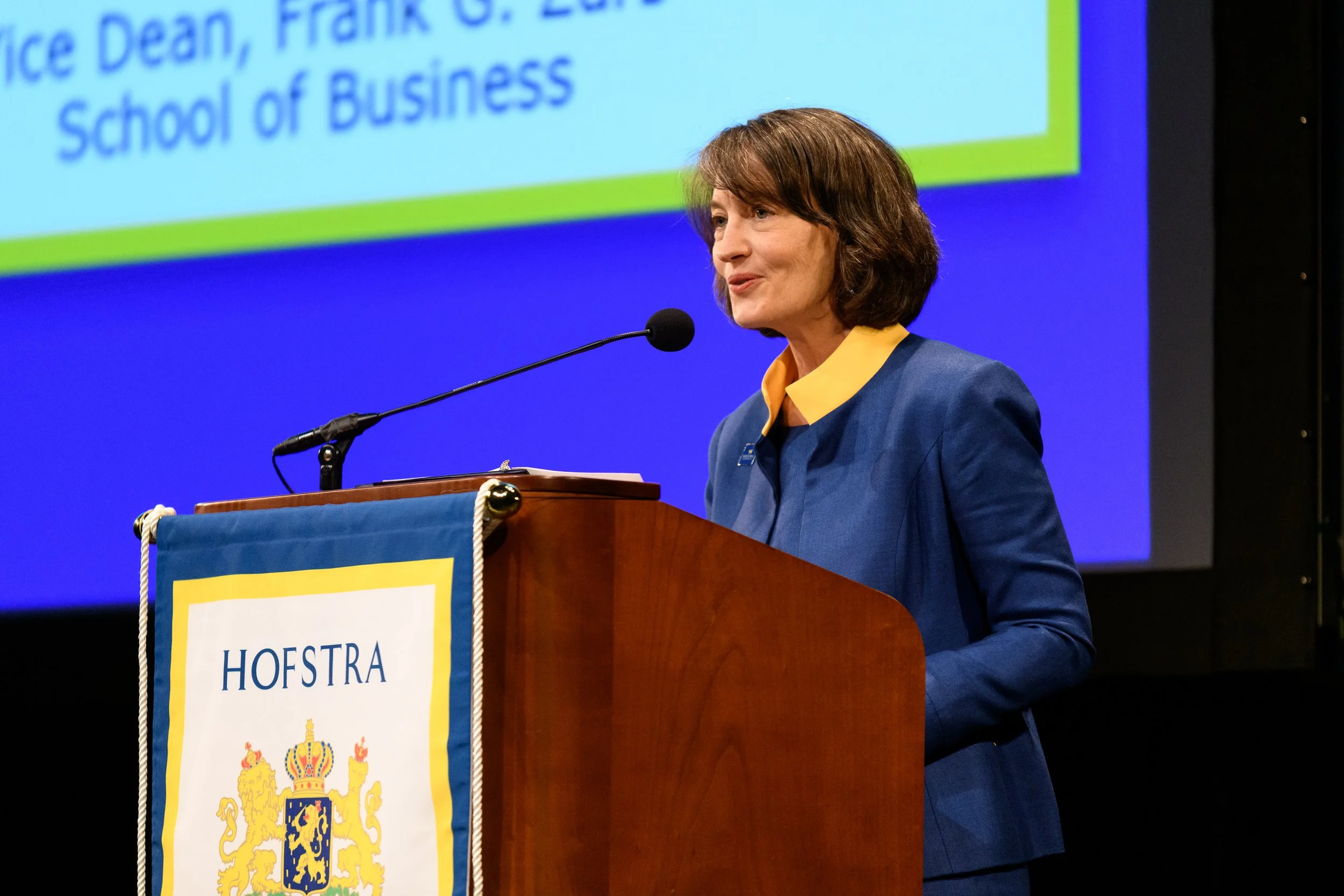 Poser Gives State Of The University Address The Hofstra Chronicle