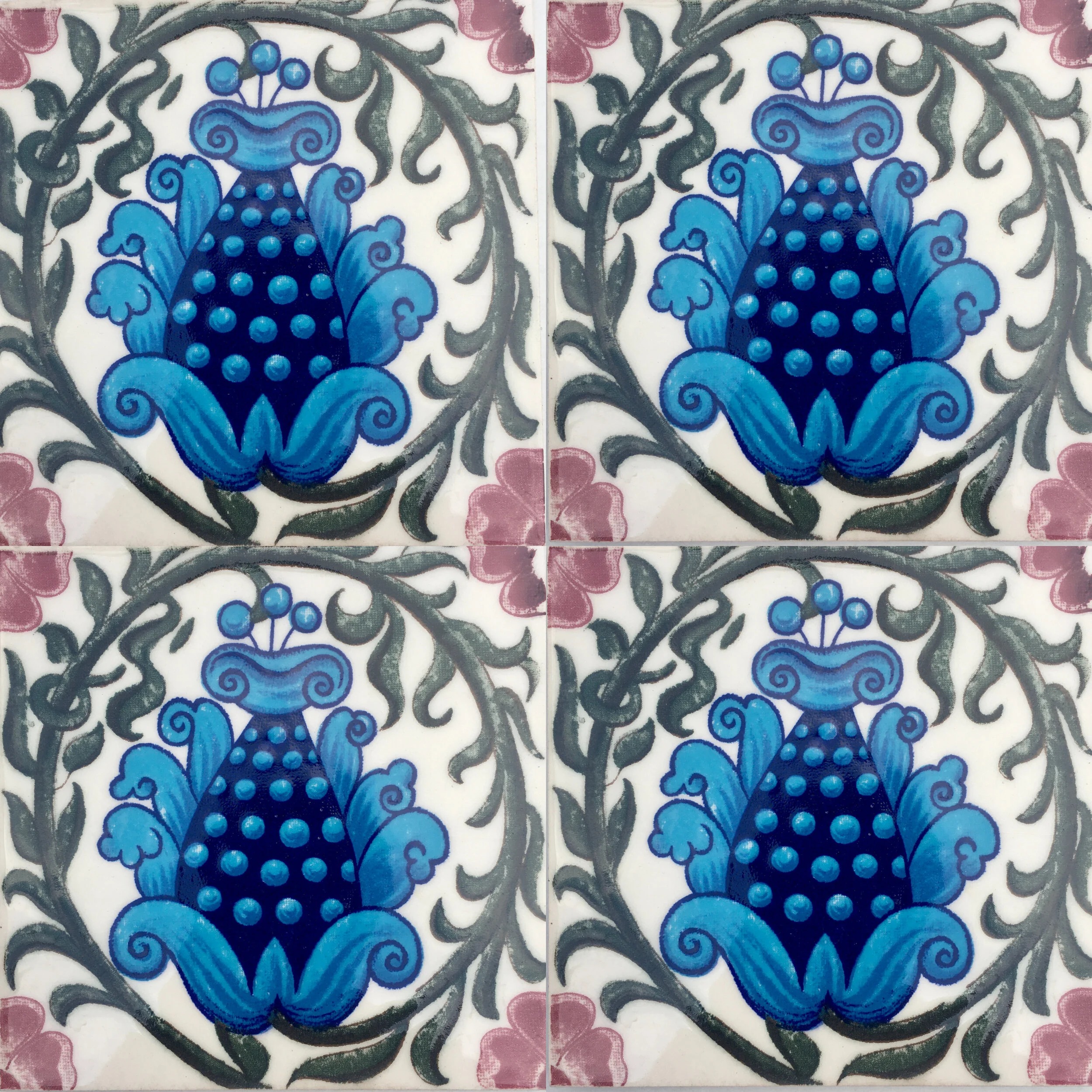 'Pineapple' (Panel; 4 Tiles) — CERAMIC CITY STORIES