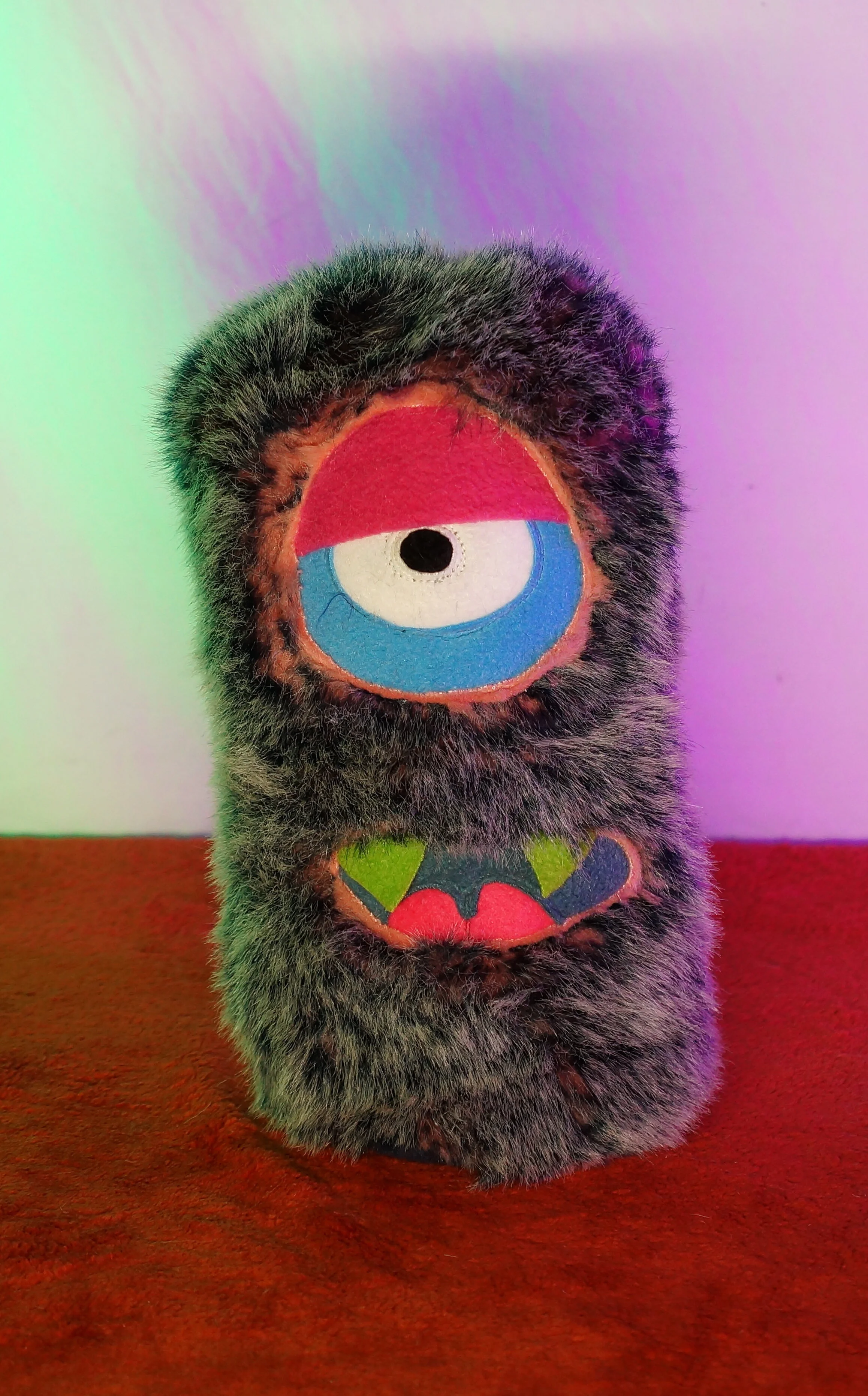 MEDIUM GRAY/PINK ONE EYED MONSTER — TIM MONSTERS!