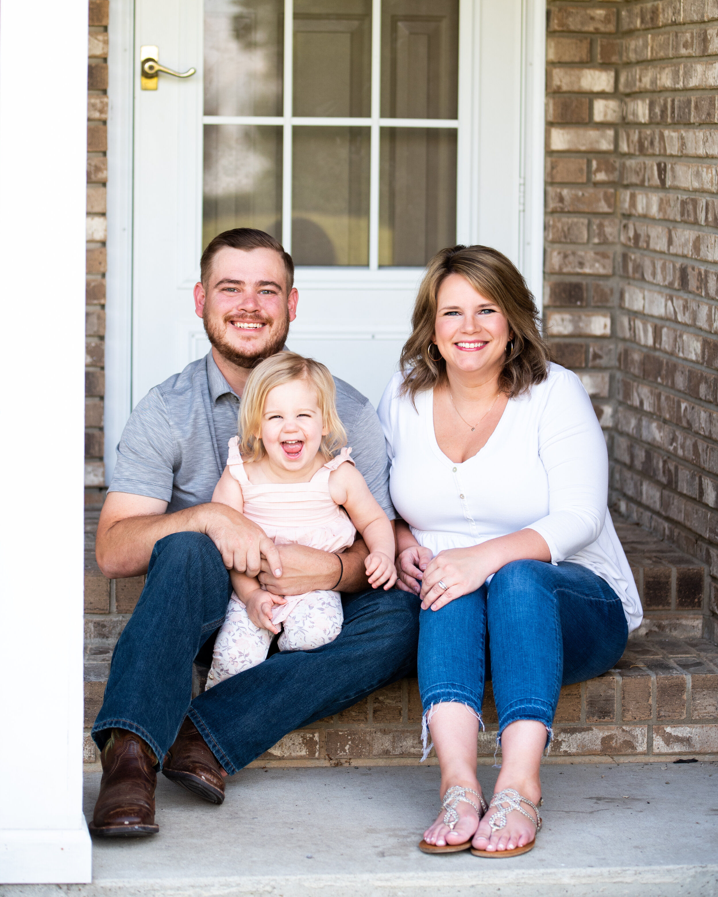 Front Porch Quarantine Photo Session — Kyla Jo Photography