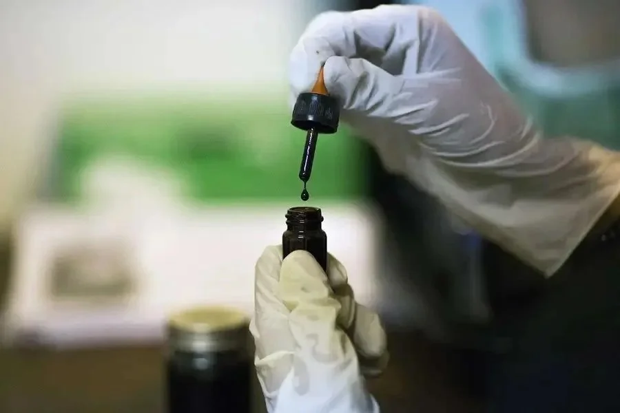 How RSO and Cannabis Distillate Differ: Uses, Benefits & Risks ...