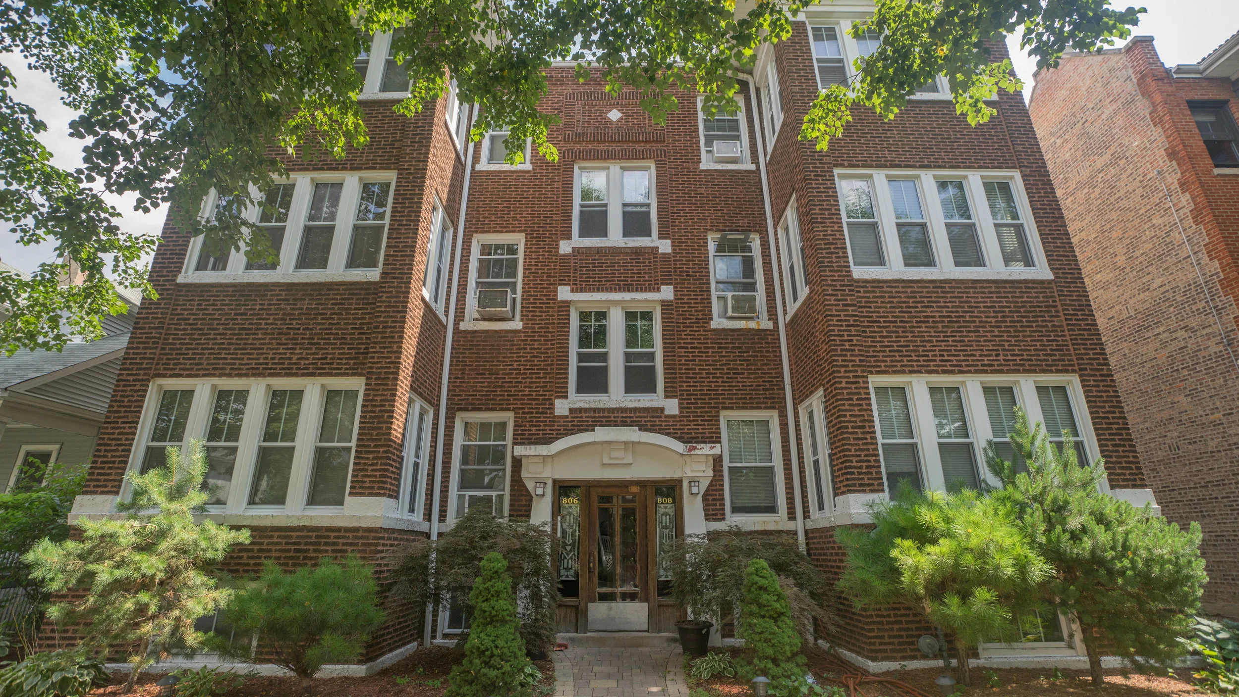806-808 s Carpenter — EUROPEAN TOUCH PROPERTY MANAGEMENT
