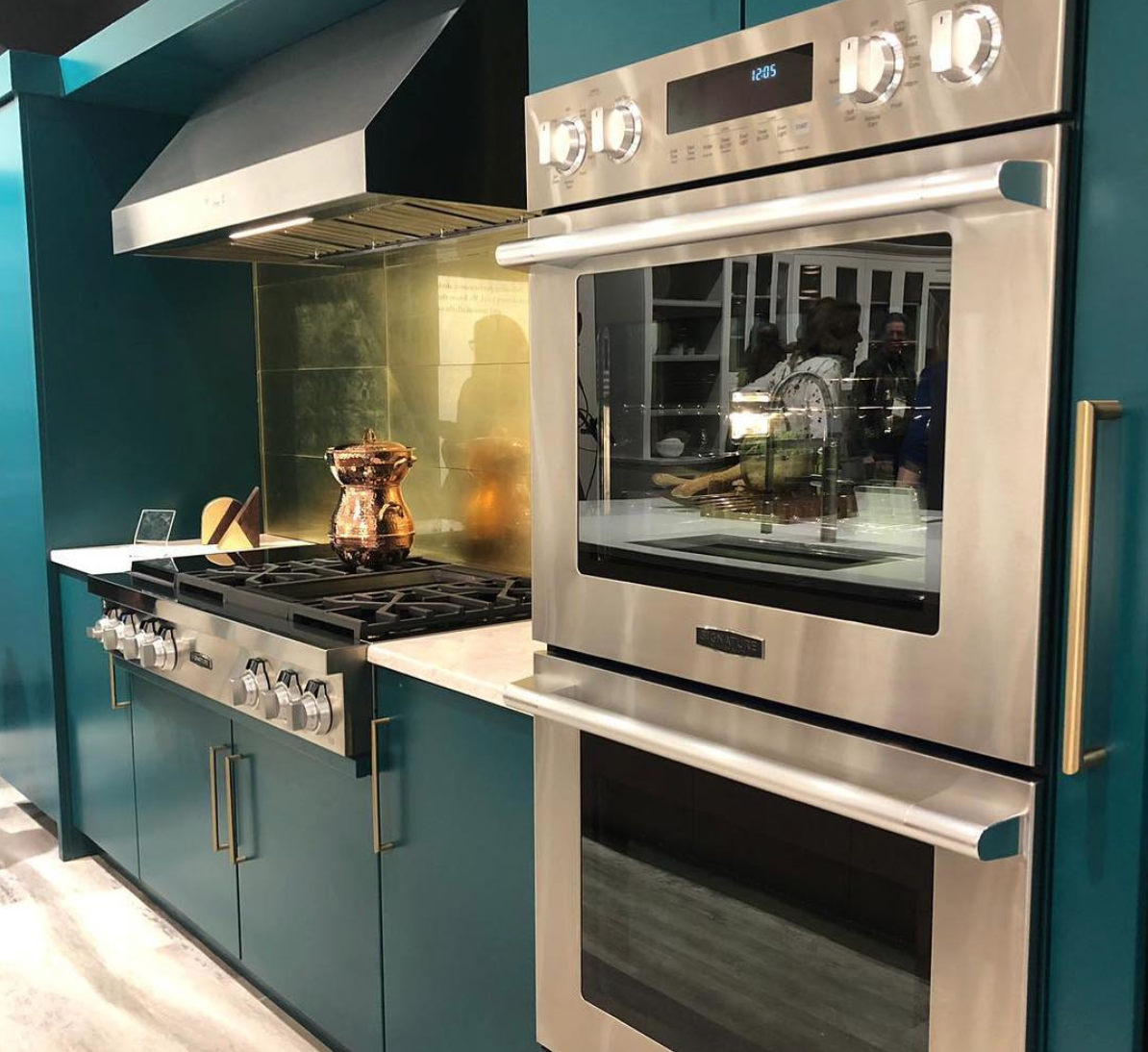 Kitchen Appliance Display