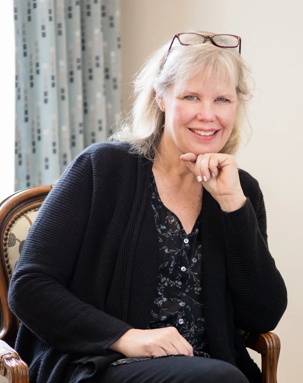 JRL Interiors — ORC Week 4 of the Vintage Diva Glamour Den Project