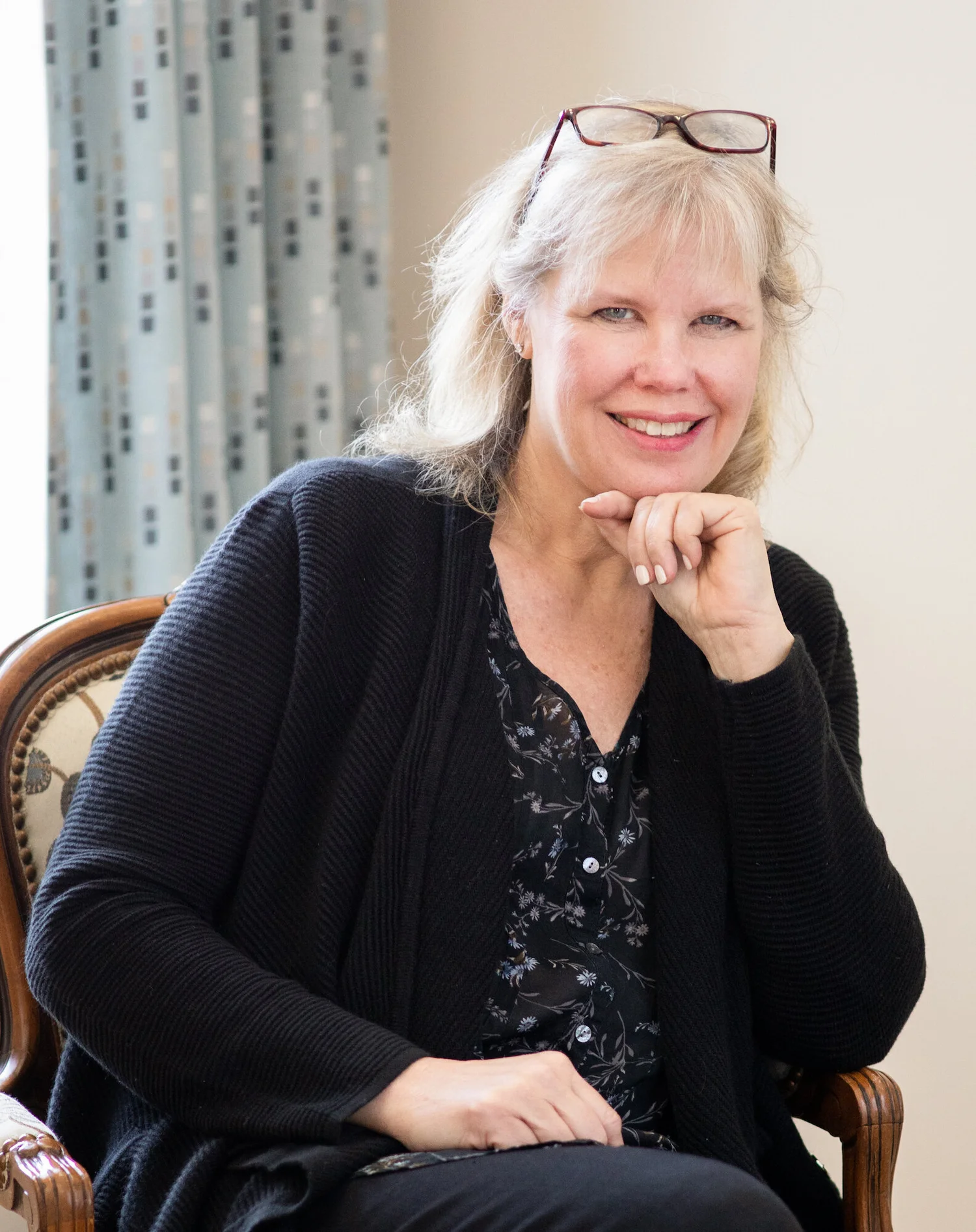 JRL Interiors — ORC Week 4 of the Vintage Diva Glamour Den Project