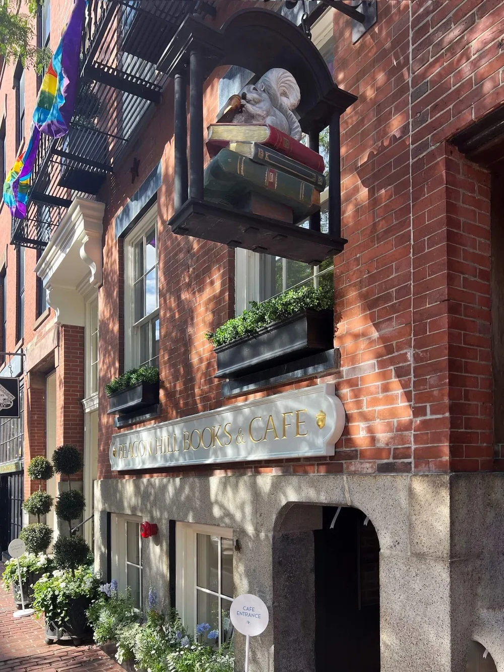 JRL Interiors — A day at Beacon Hill Books in Boston