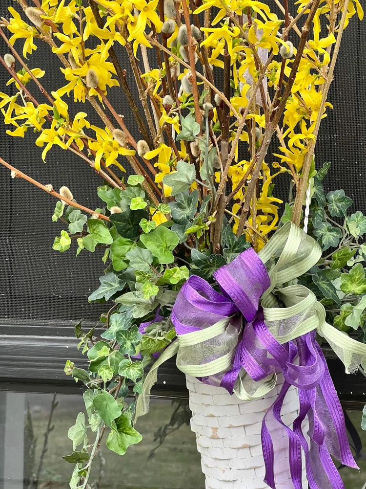 JRL Interiors — Spring Door Decor and Tablesettings for a Celebration