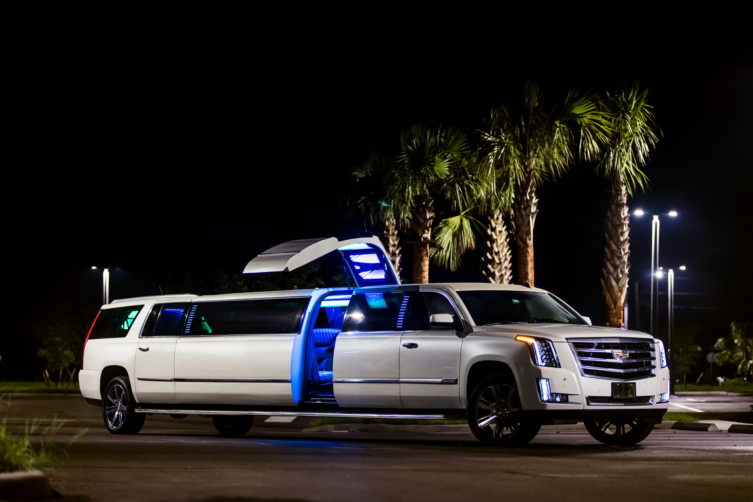 Cadillac Escalade Esv Limo