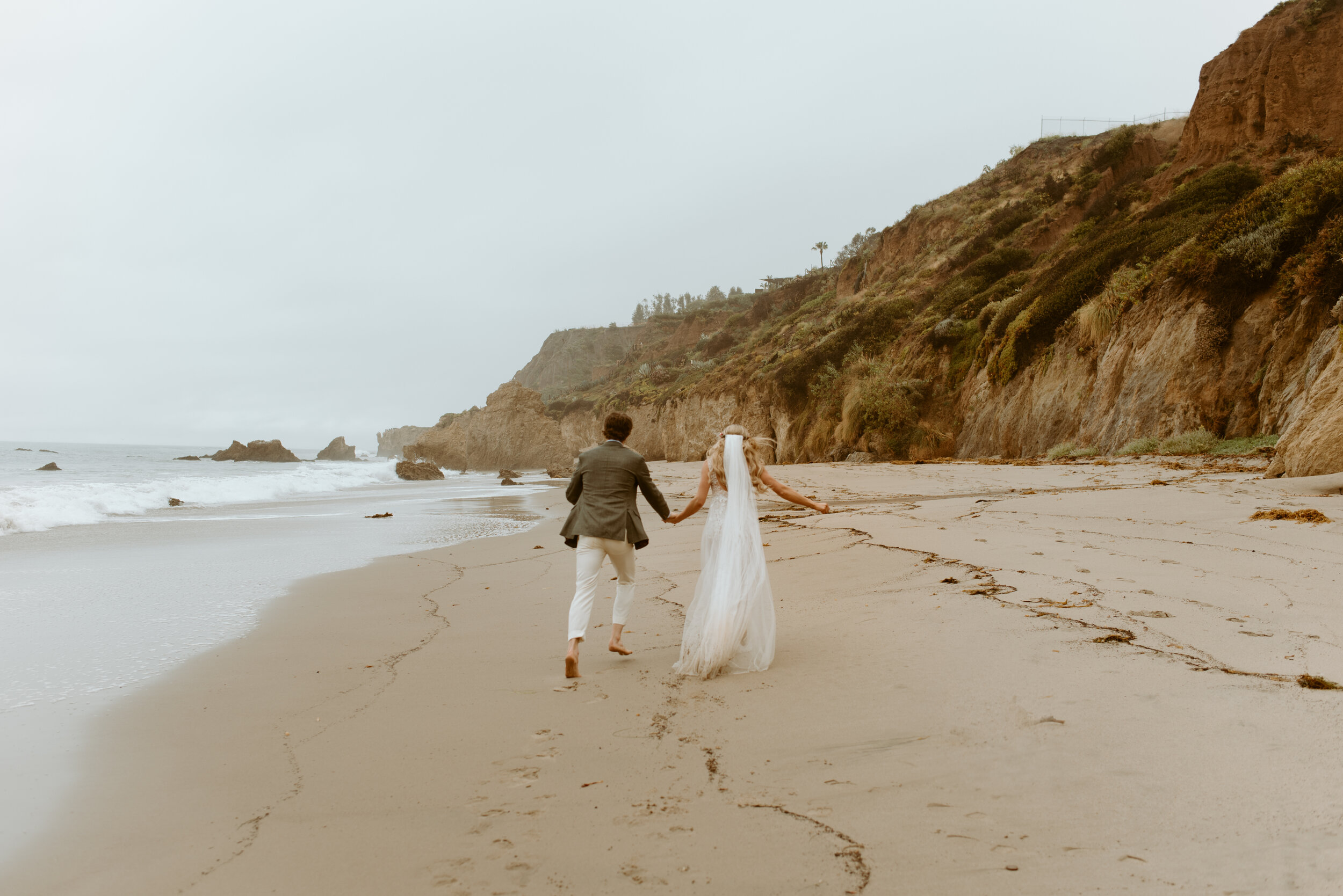 What Does it Mean to Elope? | Elopement Definition and Meaning