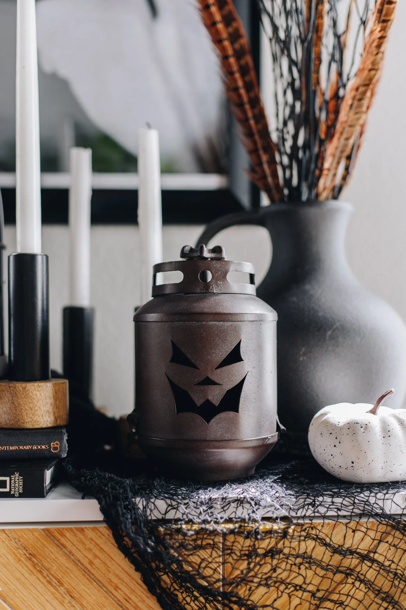 How to Decorate Your Home for Halloween This Year in 3 Different Styles ...