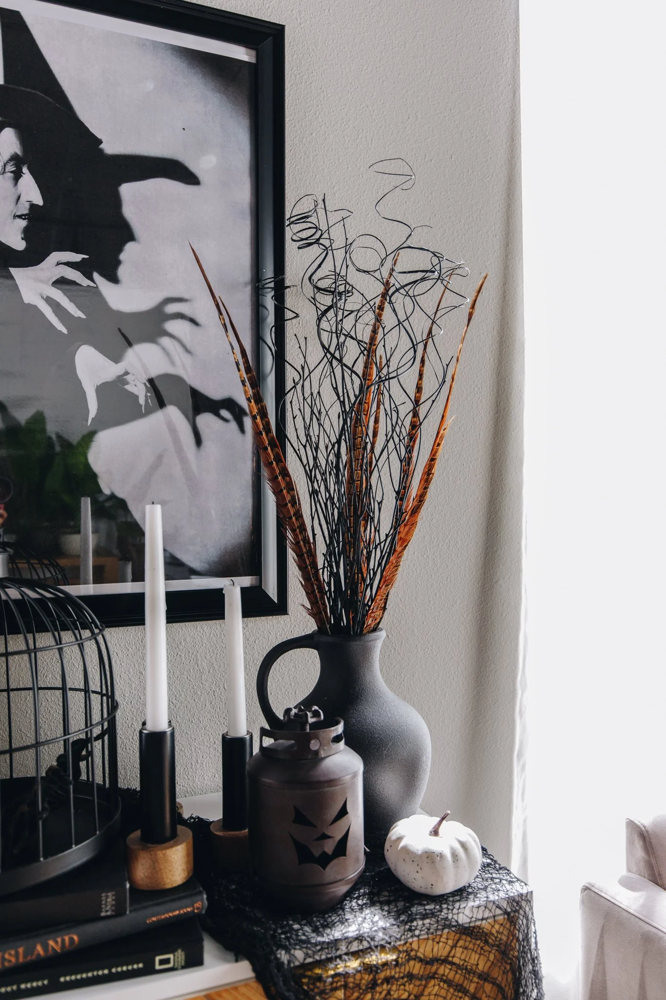 How to Decorate Your Home for Halloween This Year in 3 Different Styles ...