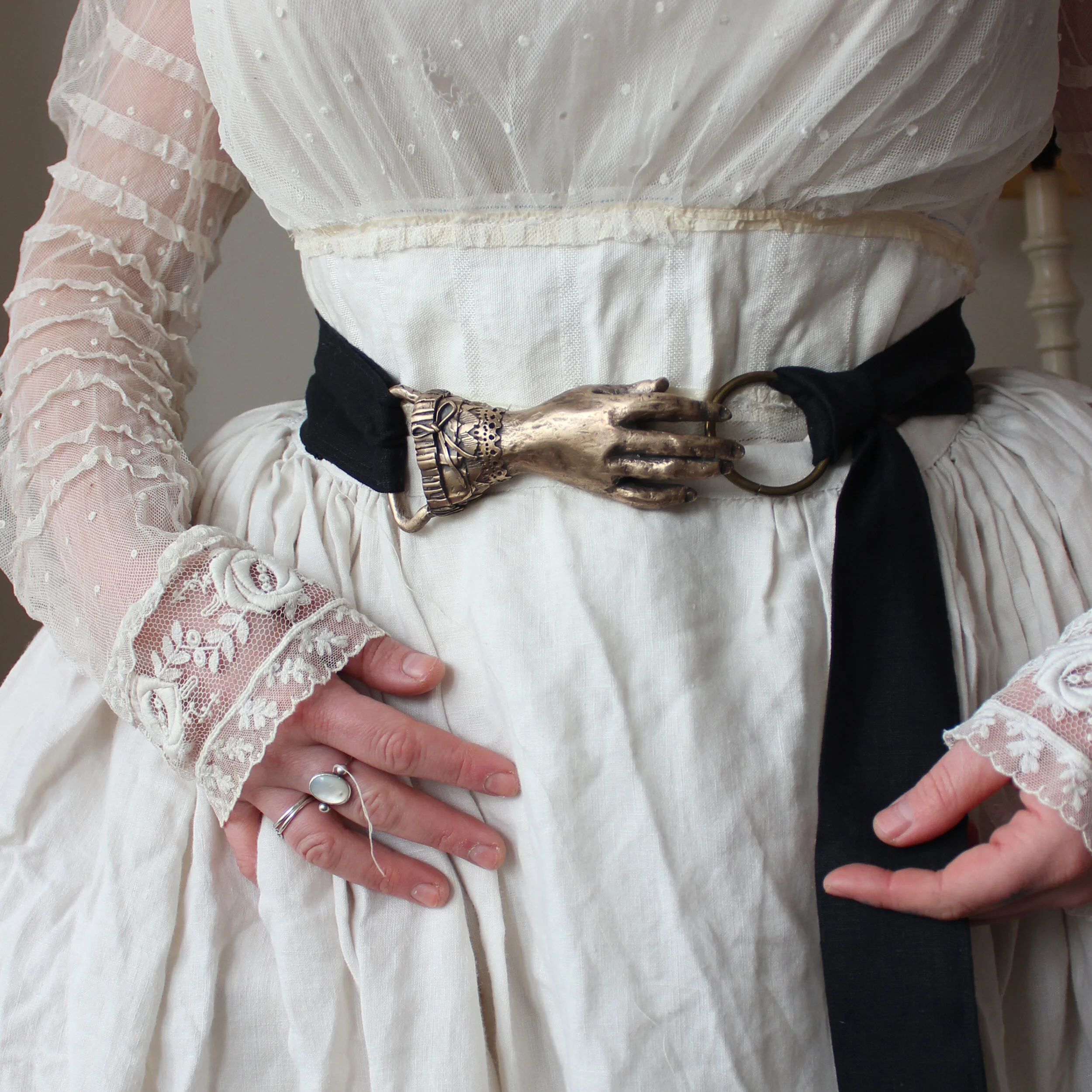 VICTORIAN HAND BELT — thistlethistle