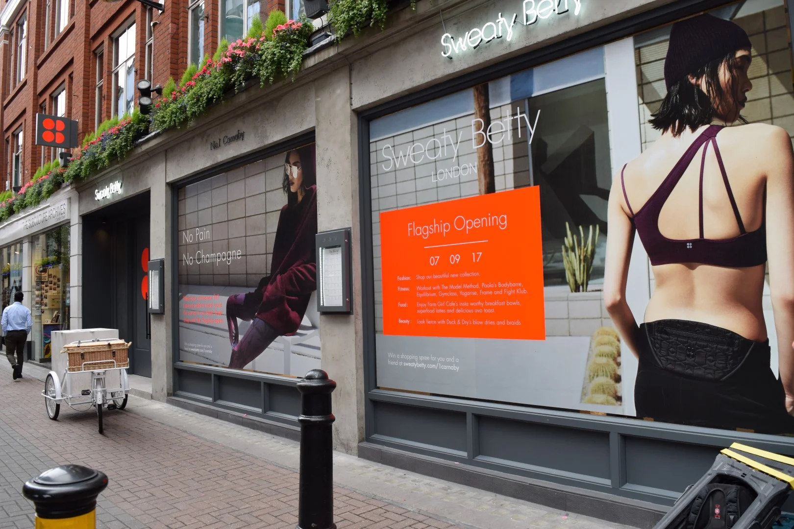 Retail Signage & Graphics