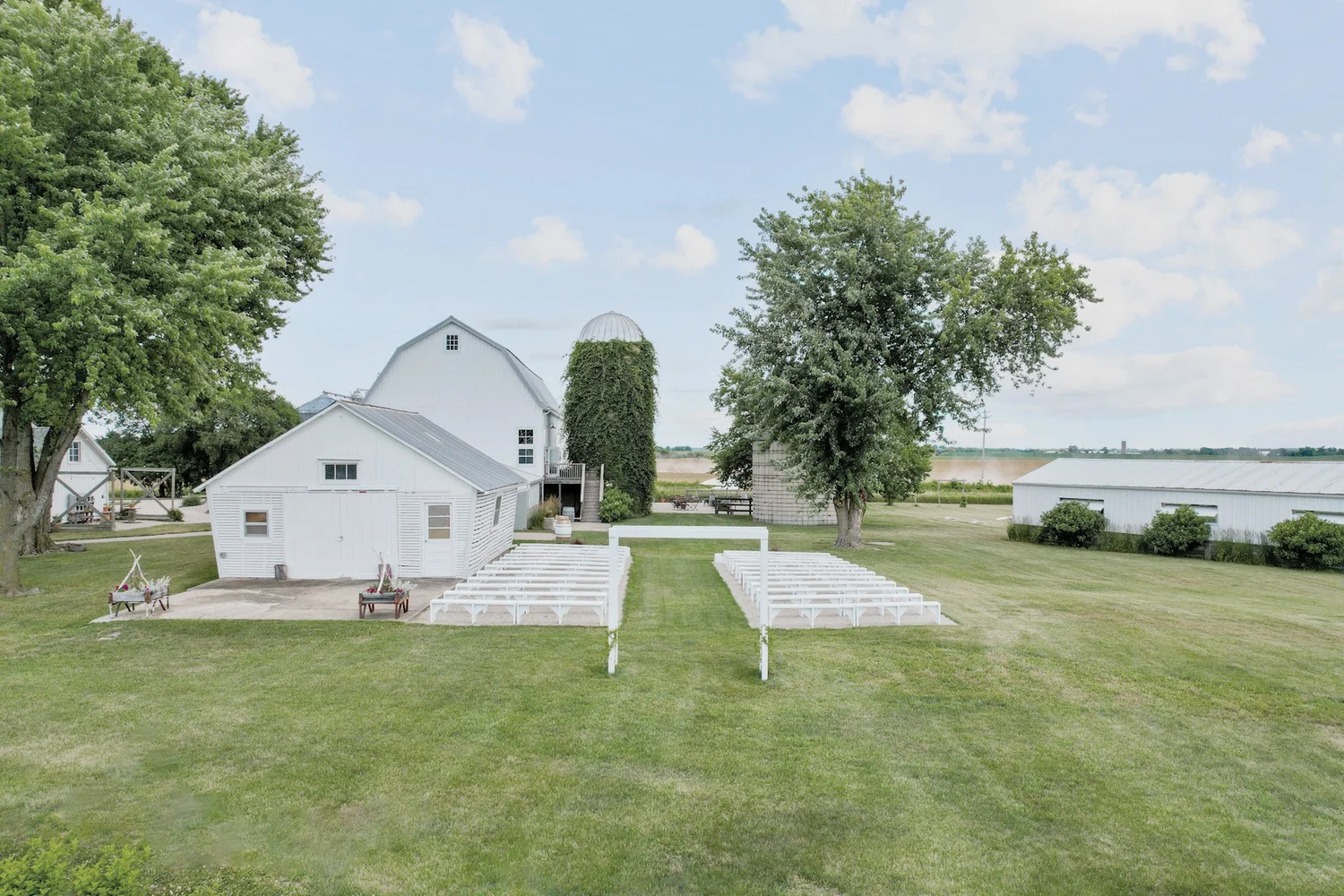 Vintage Fields-vintagefieldsatfarminbettys.com