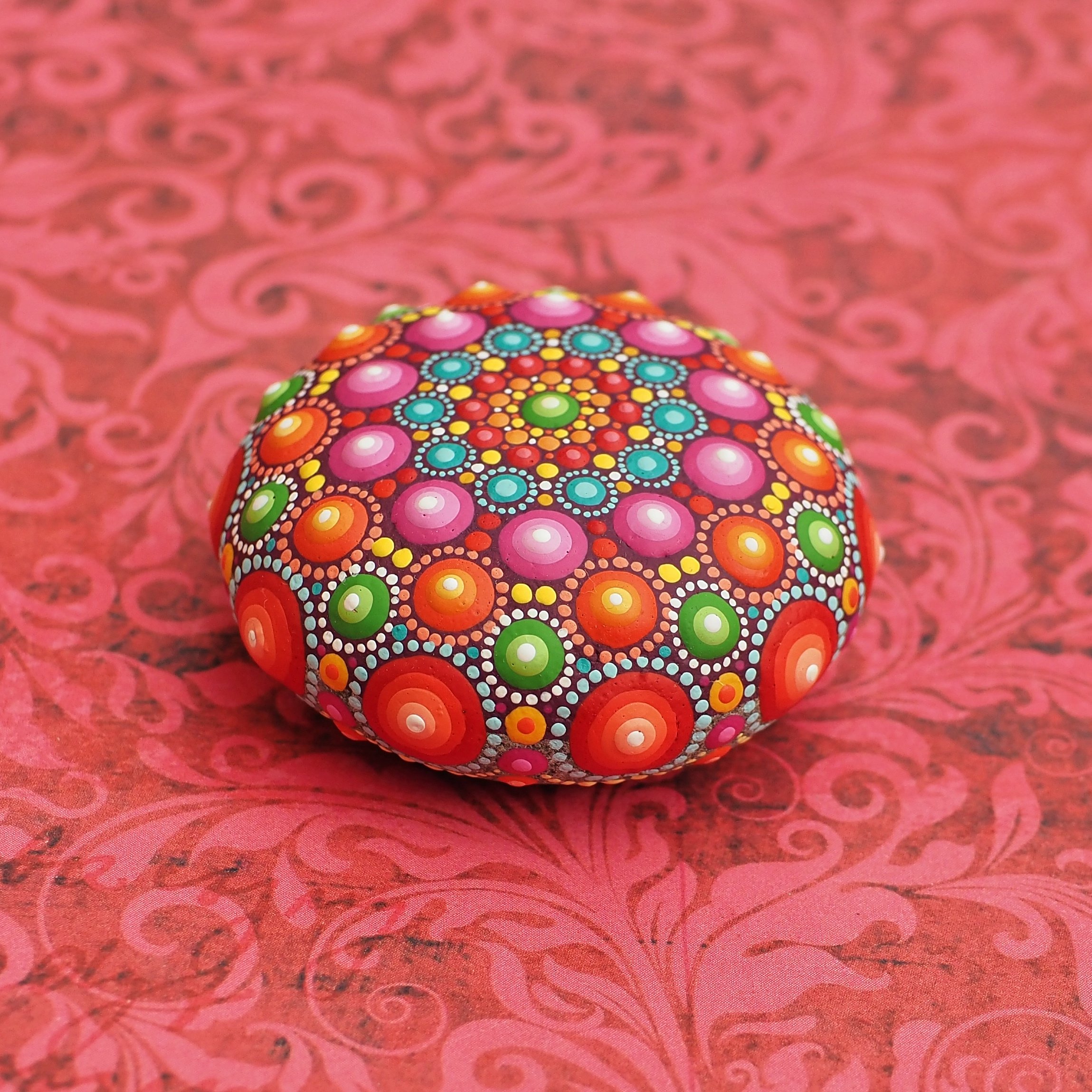 MANDALA STONES — Colourful Artistry | Mandala Stones | Elspeth McLean