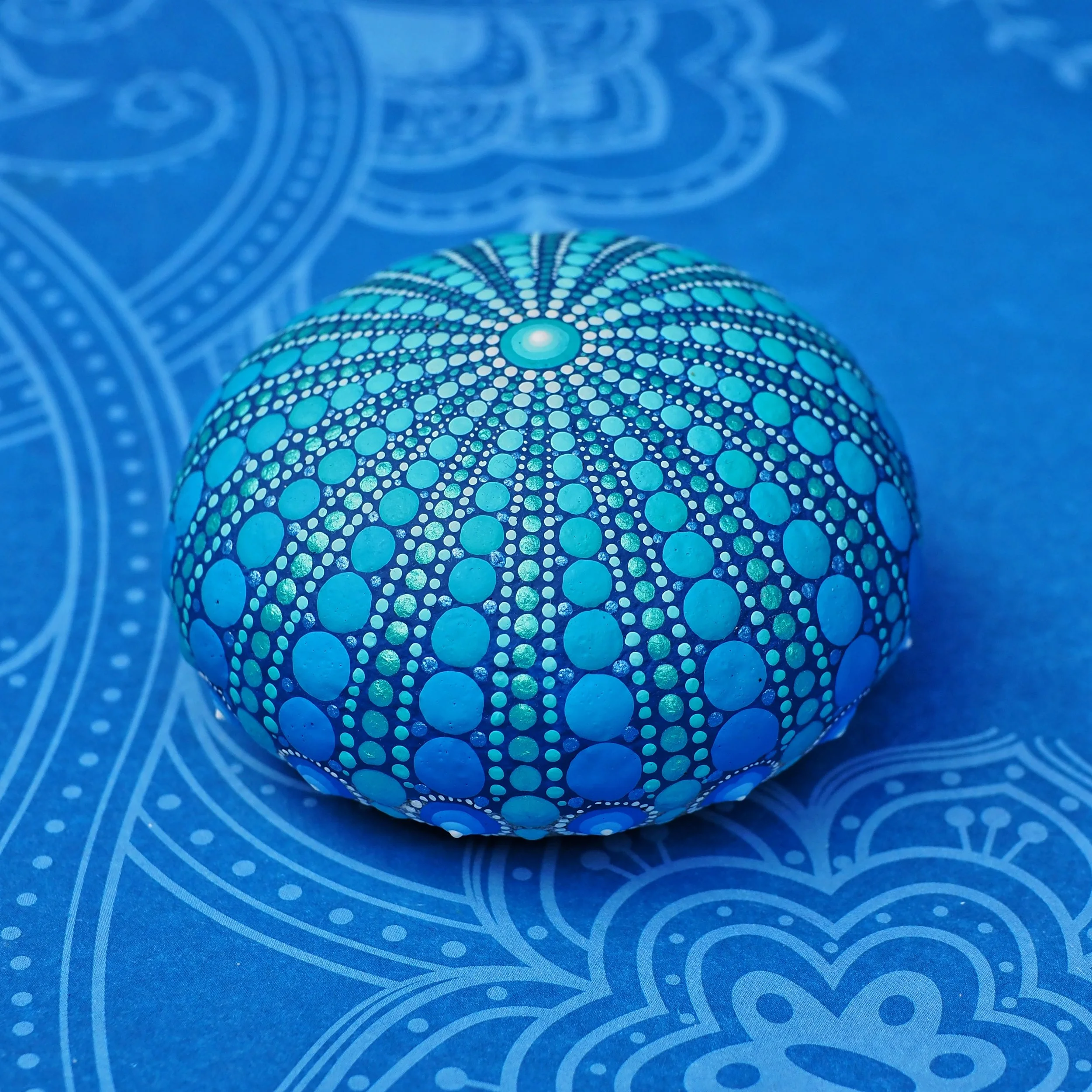 MANDALA STONES — Colourful Artistry | Mandala Stones | Elspeth McLean