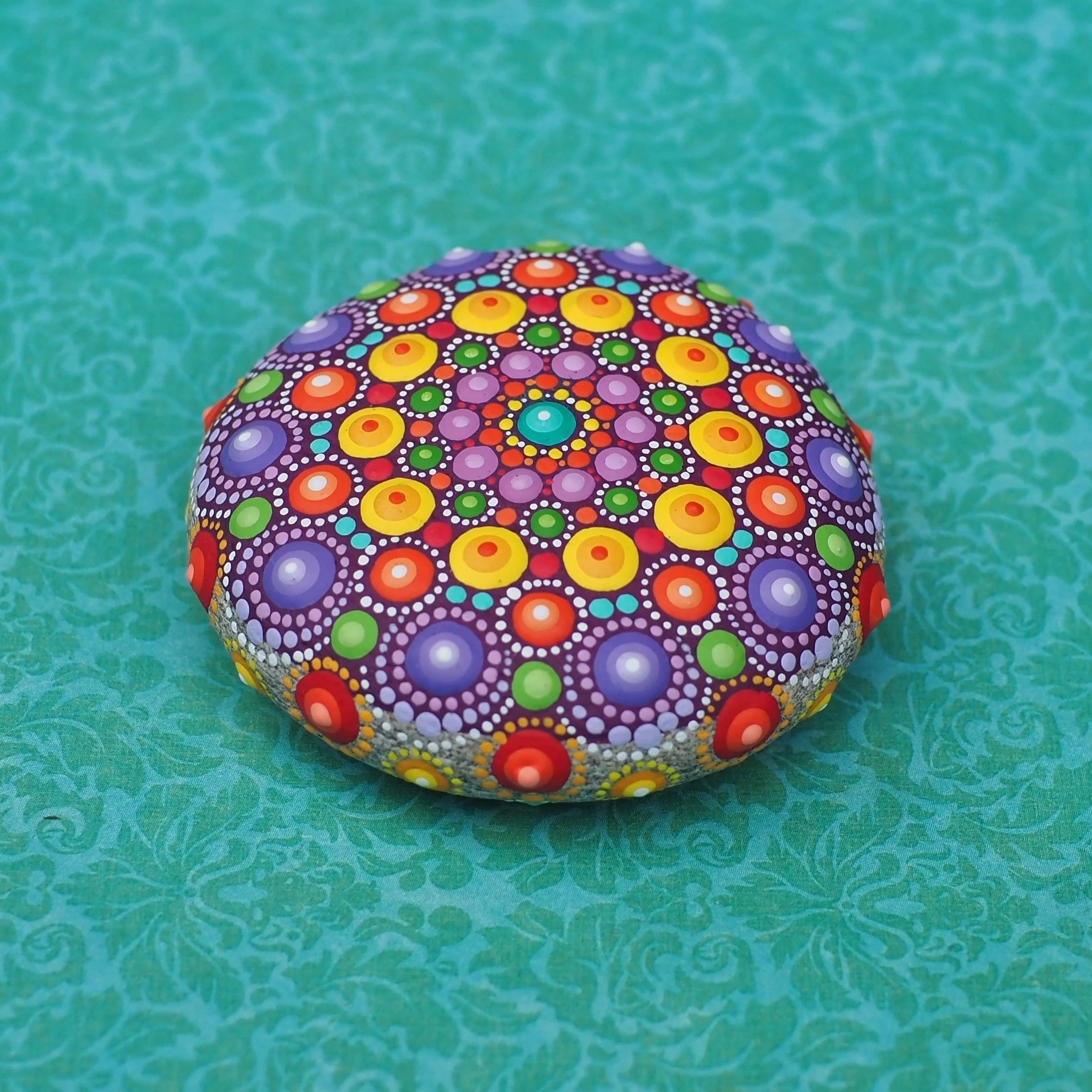 MANDALA STONES — Colourful Artistry | Mandala Stones | Elspeth McLean