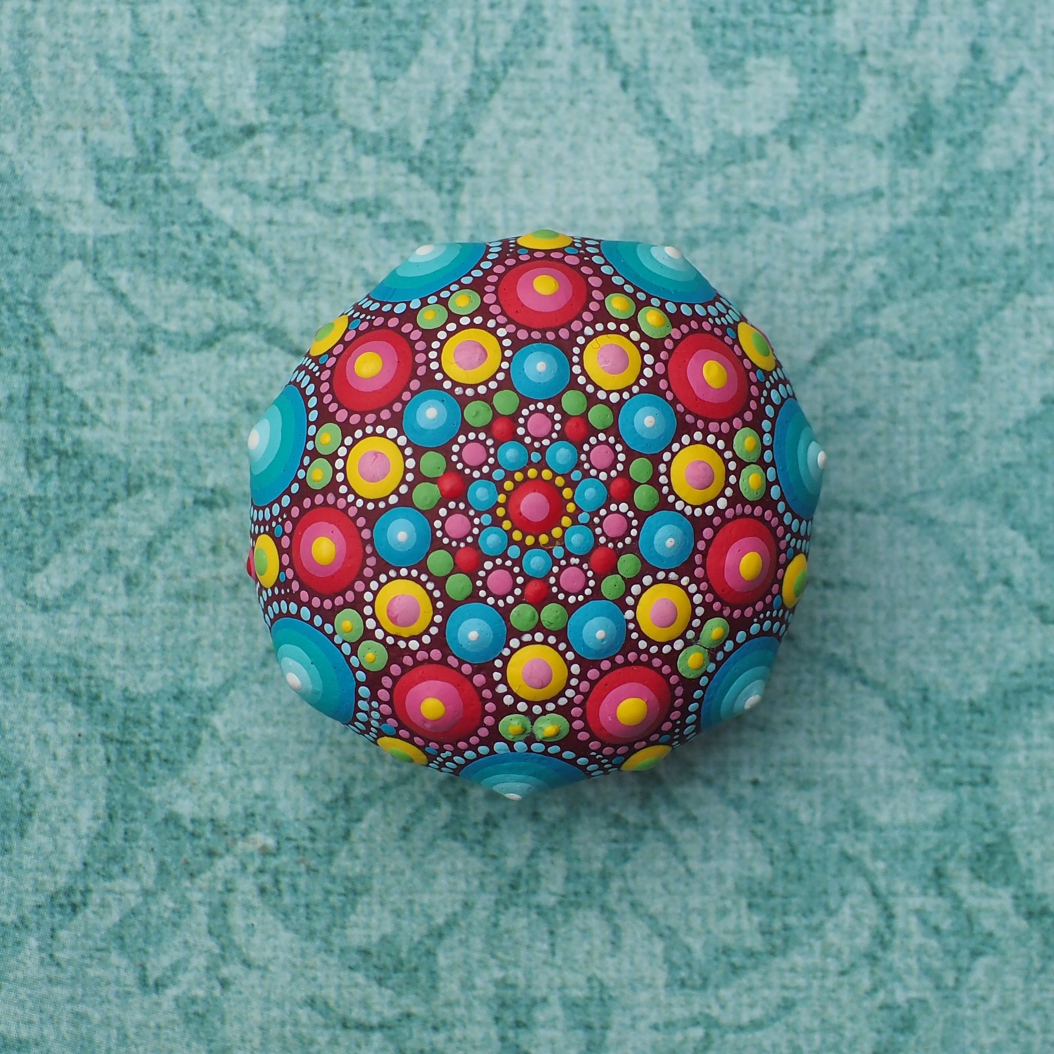 MANDALA STONES — Colourful Artistry | Mandala Stones | Elspeth McLean