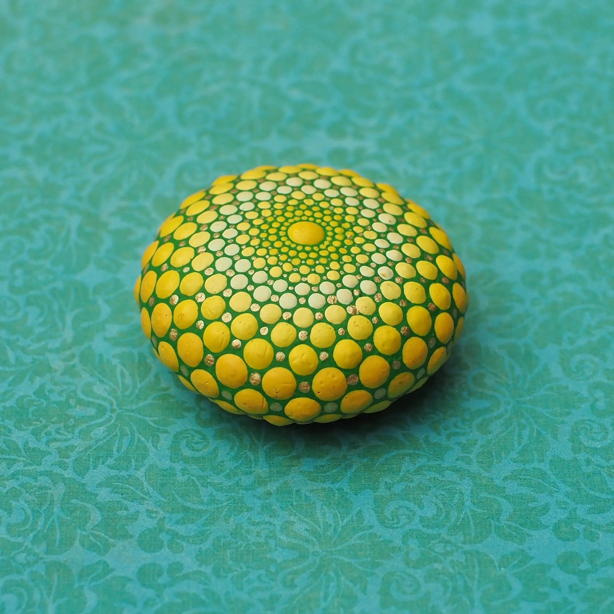 MANDALA STONES — Colourful Artistry | Mandala Stones | Elspeth McLean