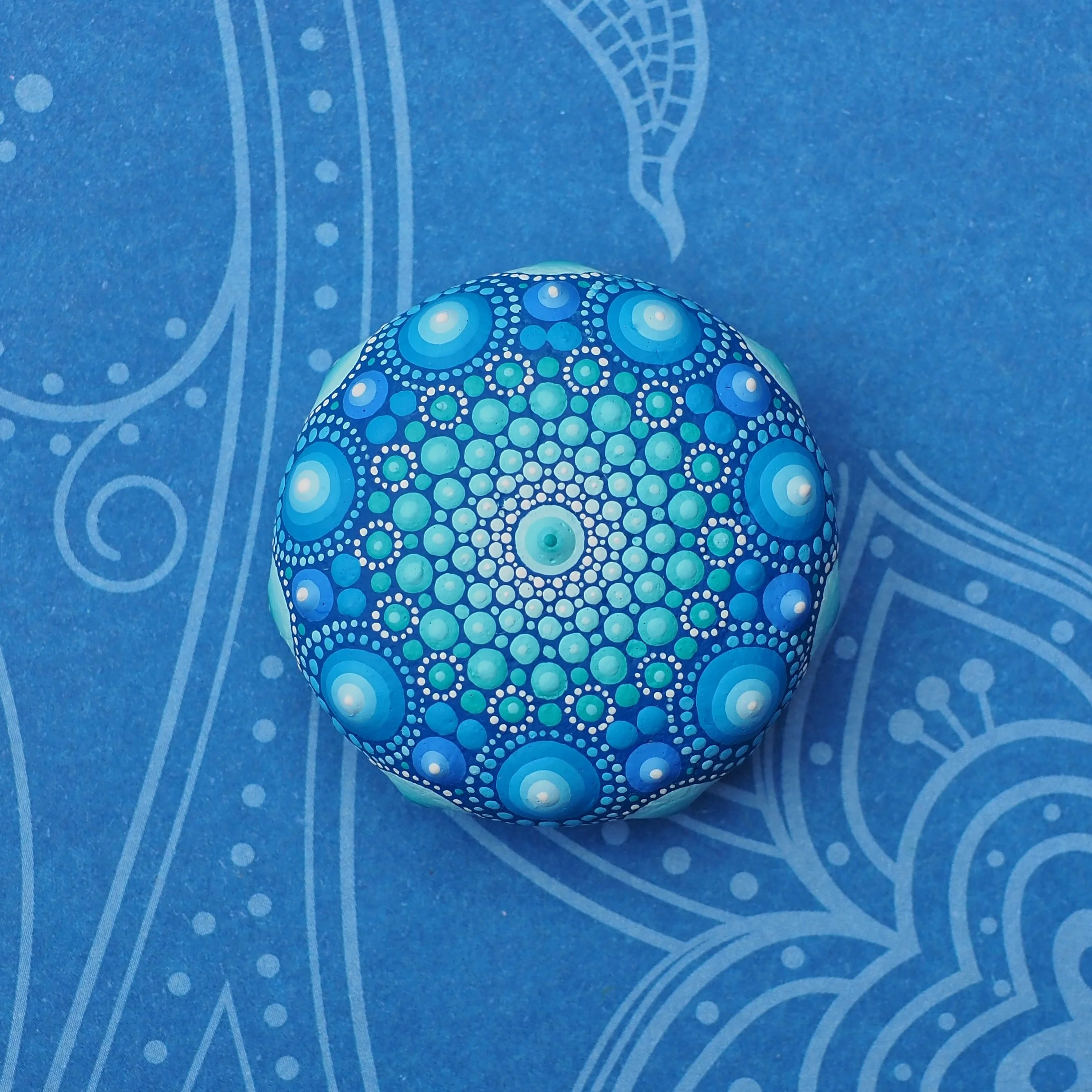 MANDALA STONES — Colourful Artistry | Mandala Stones | Elspeth McLean