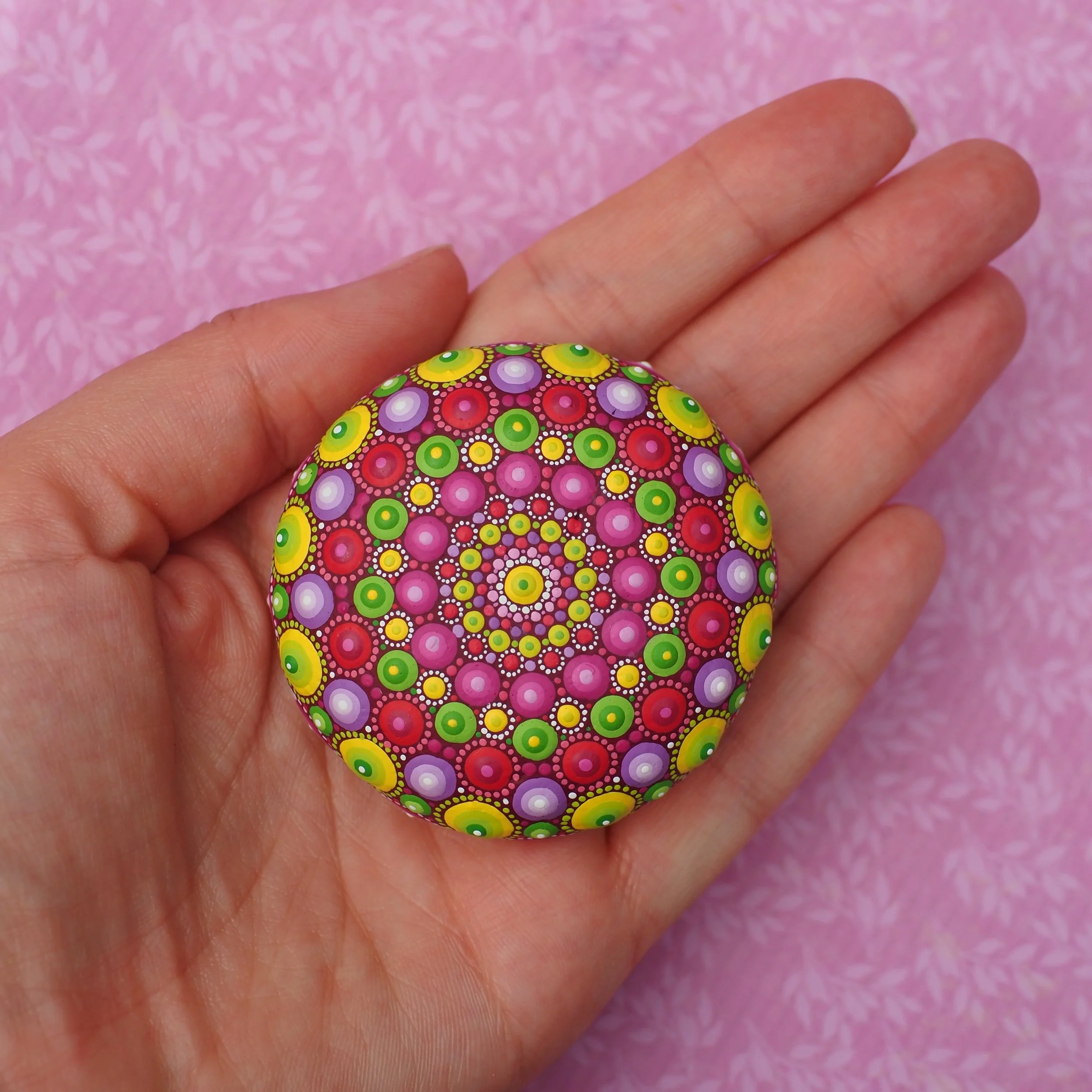MANDALA STONES — Colourful Artistry | Mandala Stones | Elspeth McLean