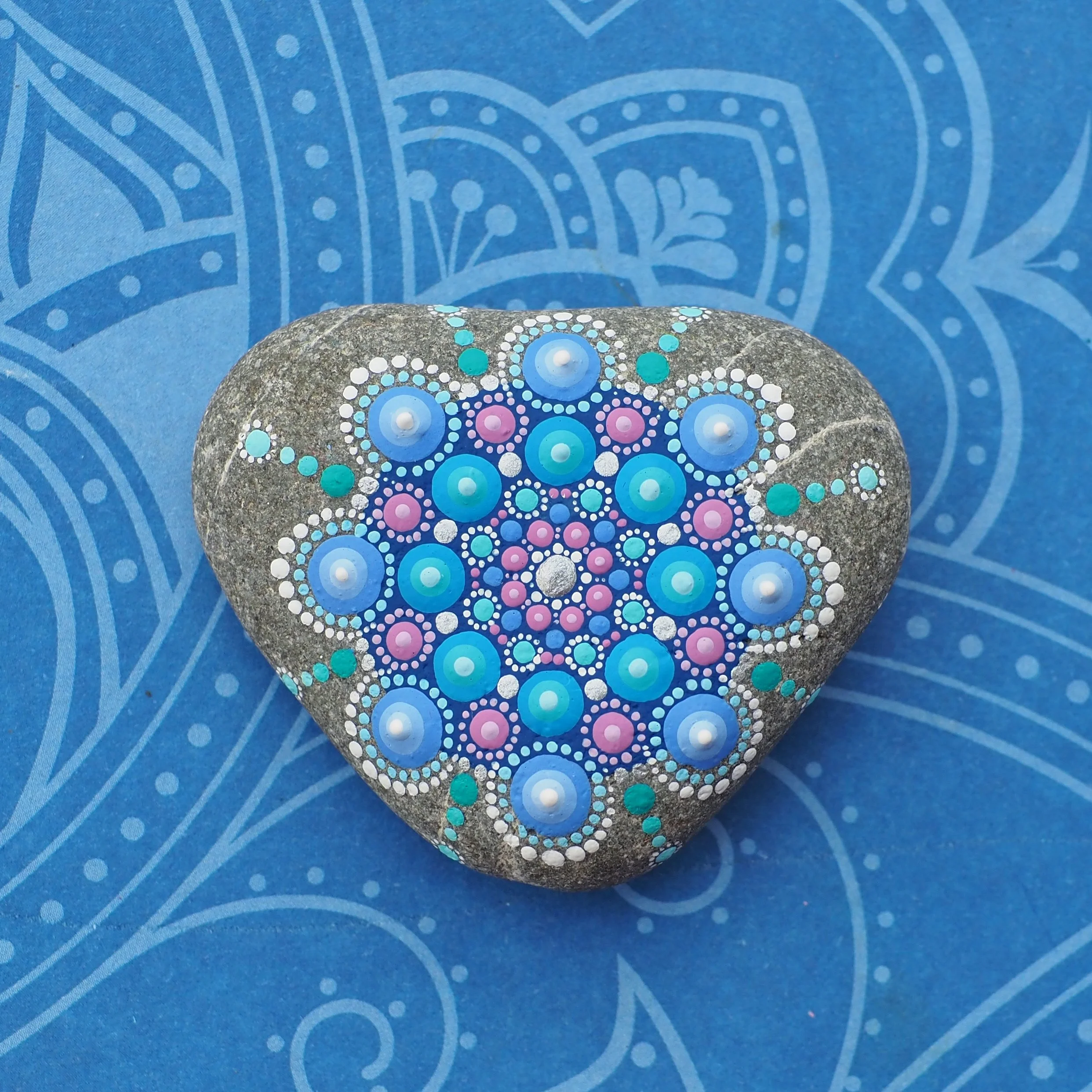 MANDALA STONES — Colourful Artistry | Mandala Stones | Elspeth McLean