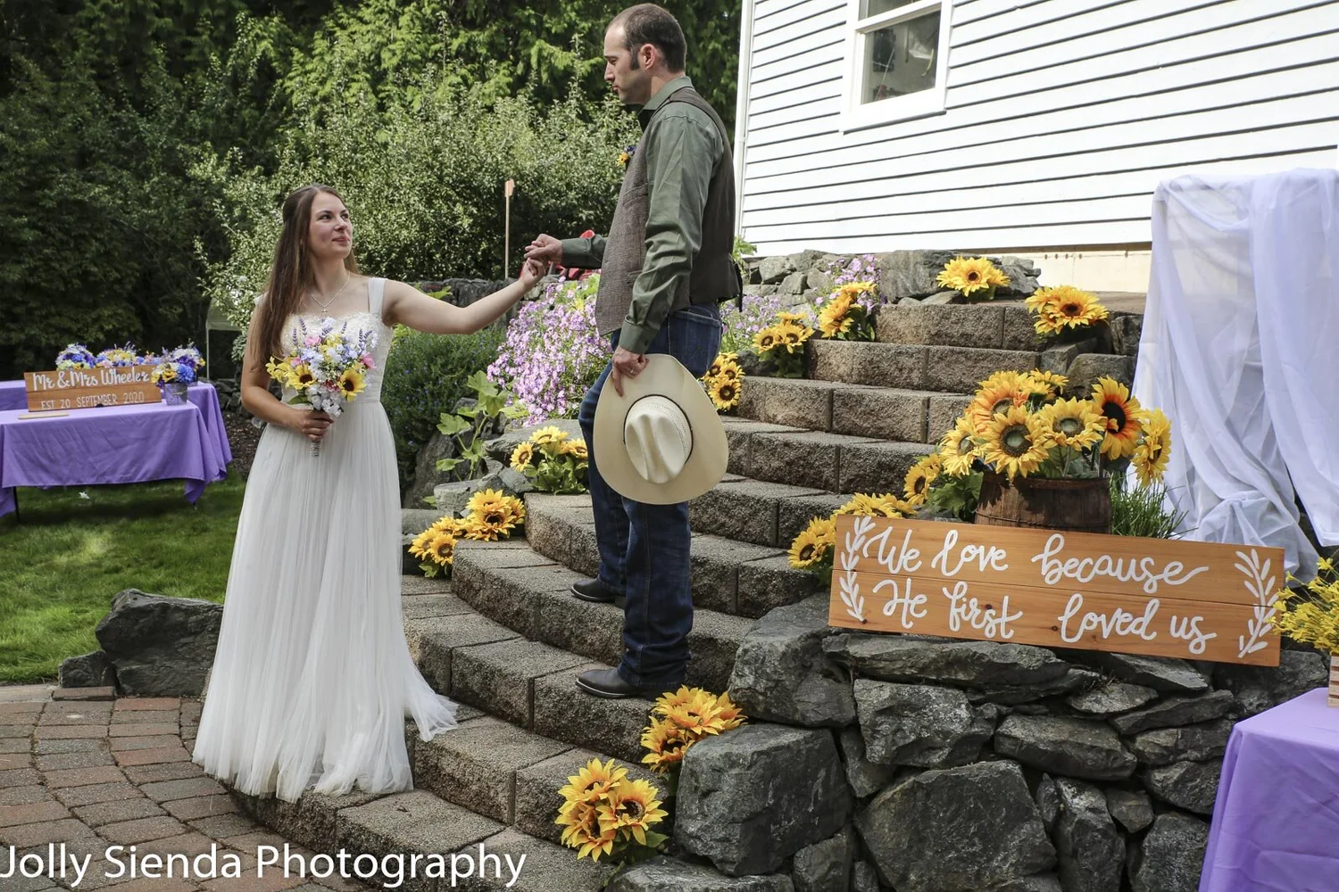 Country Wedding with A Lot of Class -- Congratulations Alyssa and Drew ...