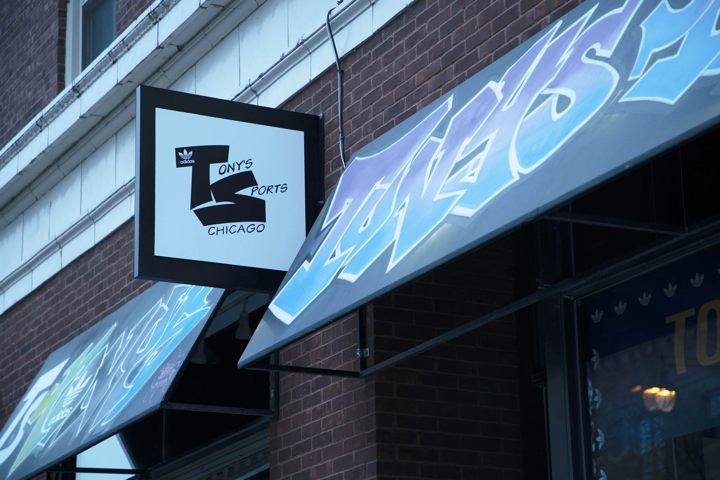 Tony’s Sports Relives Its Legacy With Hyde Park Pop-Up Shop — Free ...