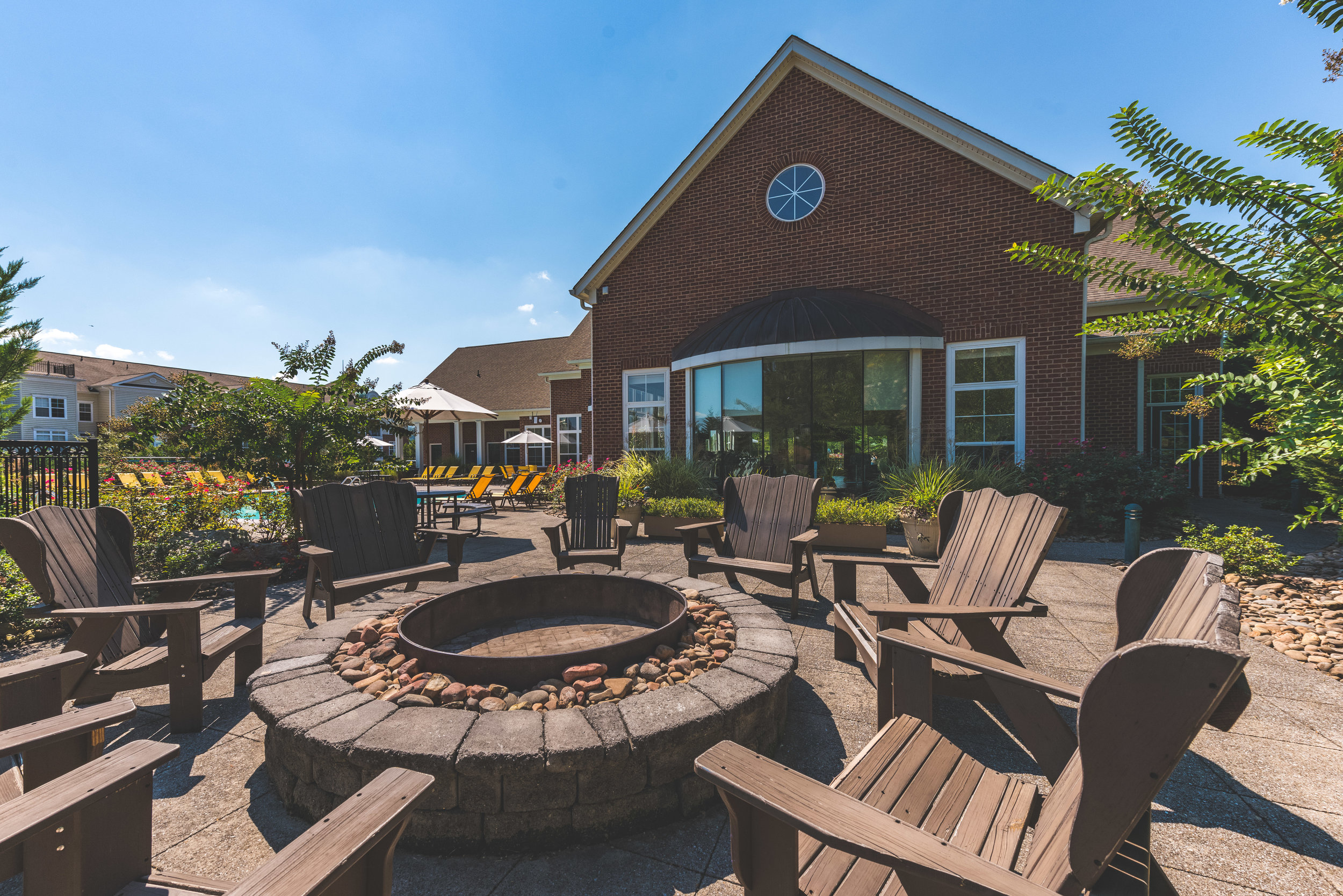 UNIVERSITY EDGE - Student Living - 2, 3, & 4 Bedroom Off-Campus ...