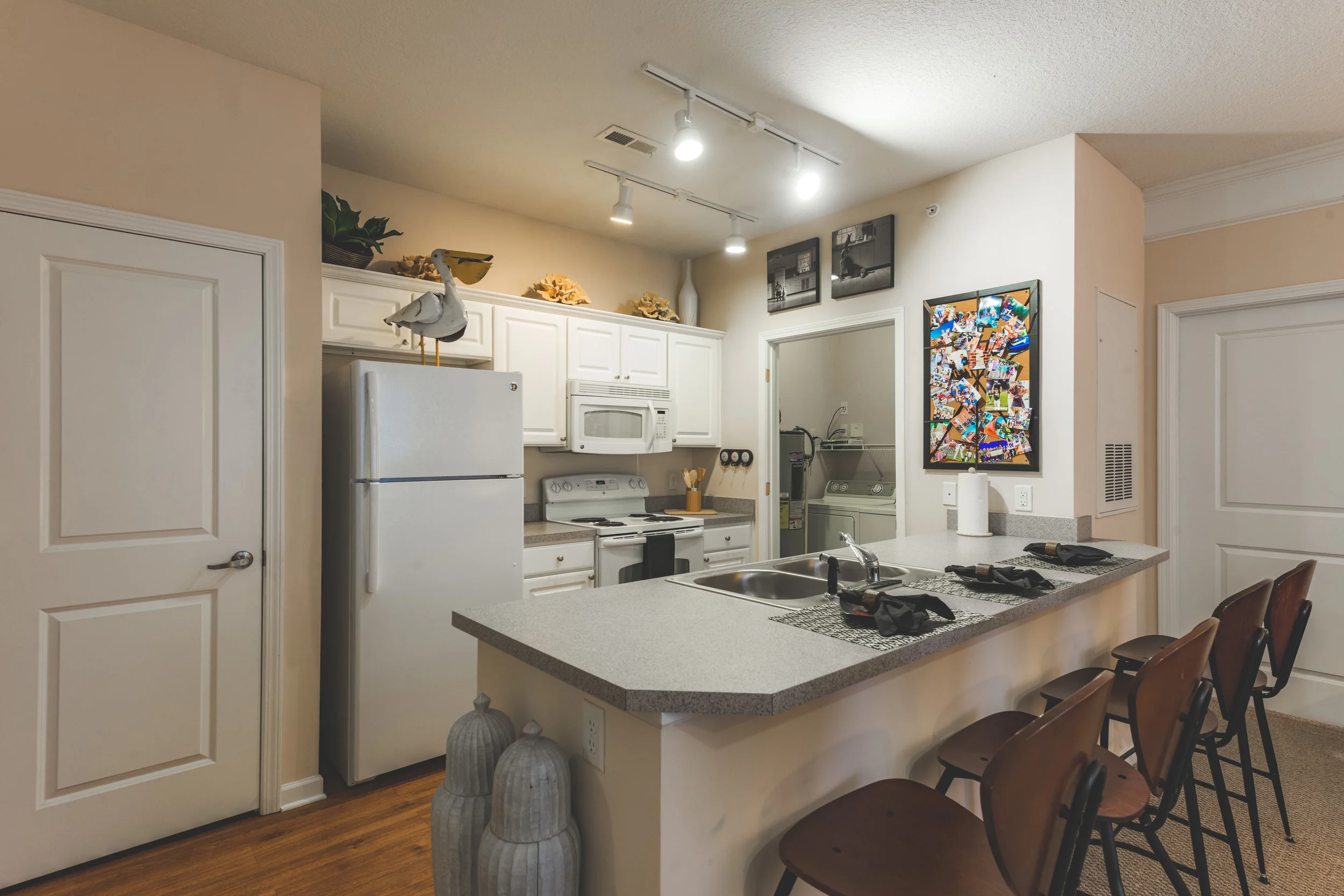 UNIVERSITY EDGE | GALLERY