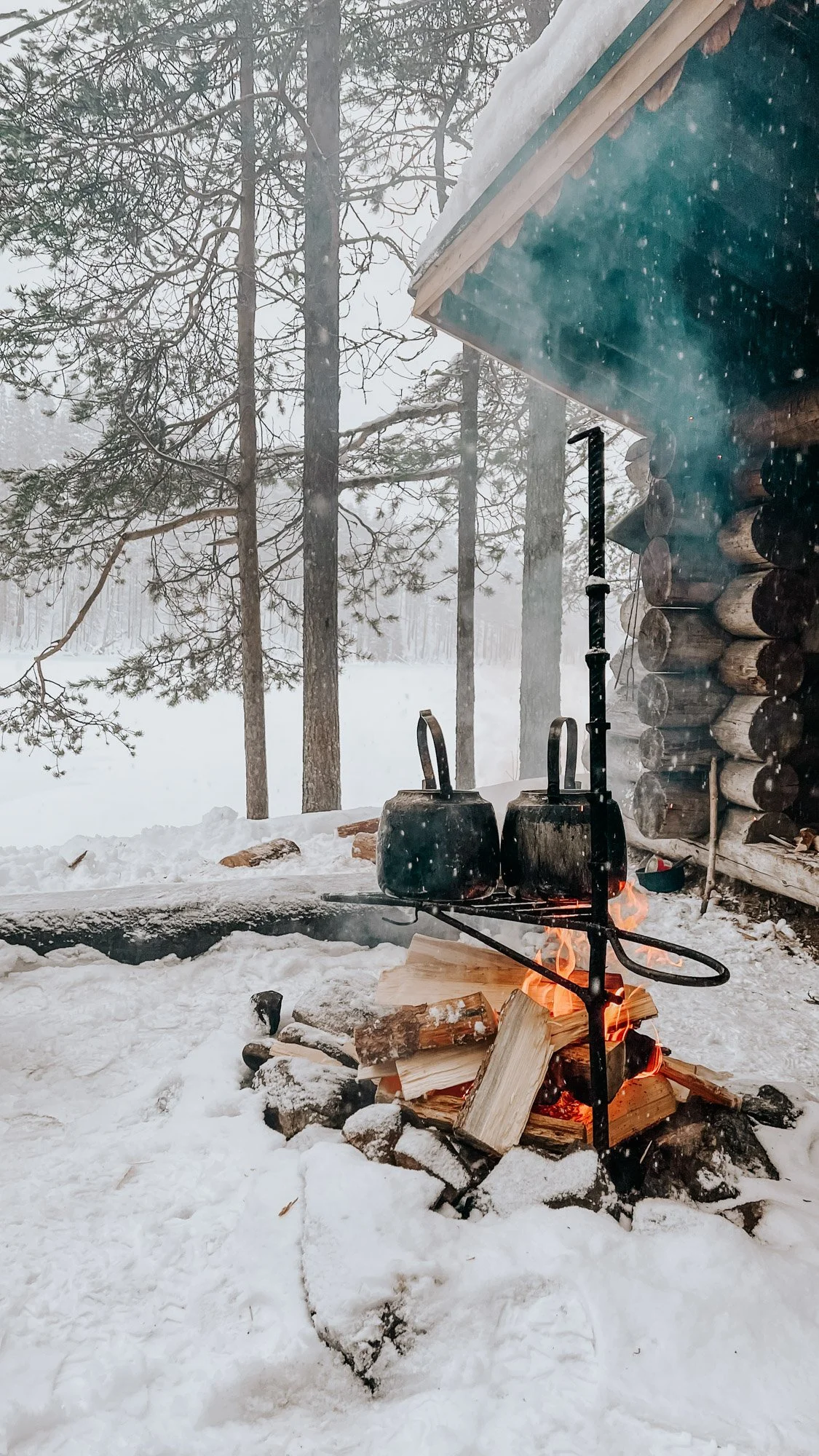 Gutsy Girls | Snowshoeing Expedition Holiday Finland