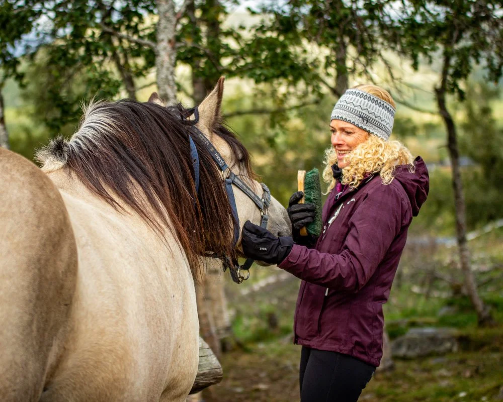 Gutsy Girls | Norway Horse Riding Holiday