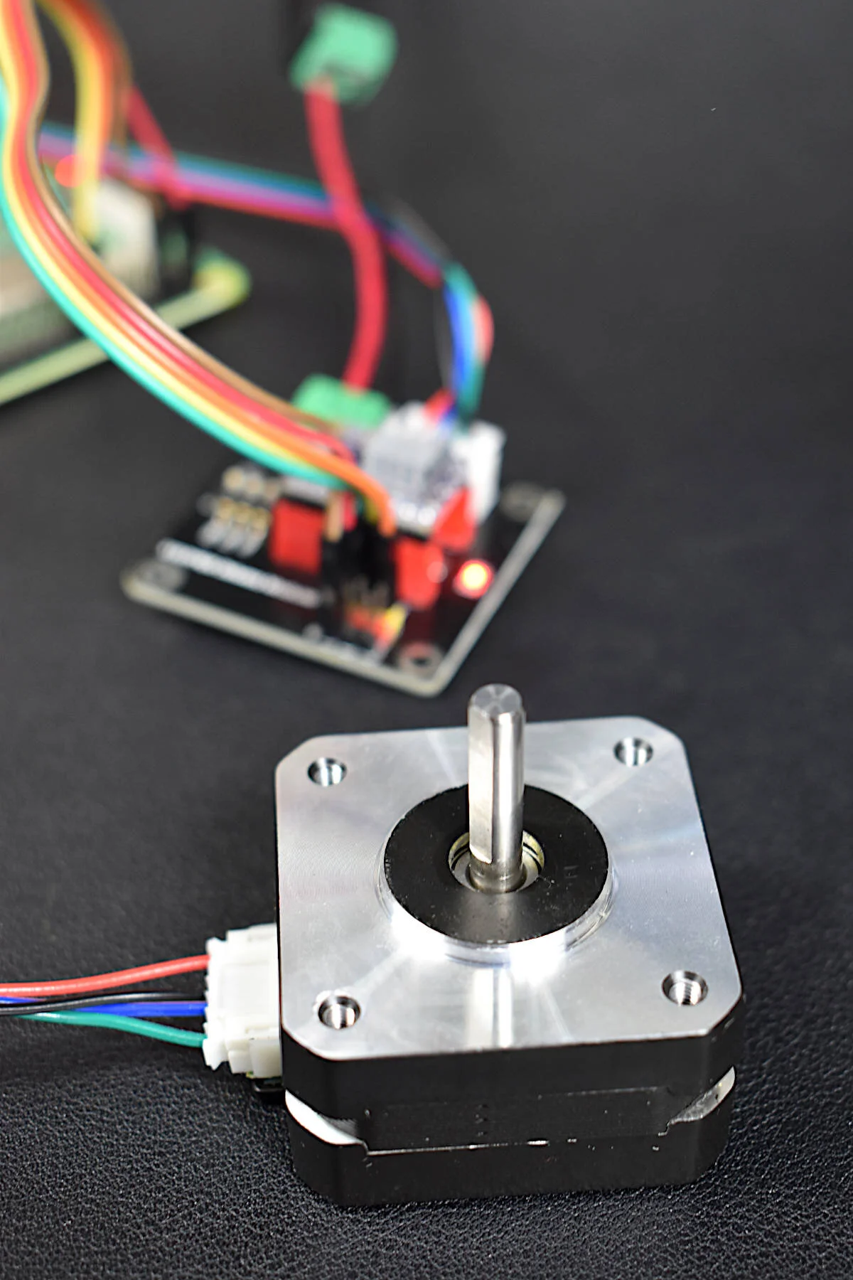Raspberry Pi Stepper Motor Control with NEMA 17 — Maker Portal