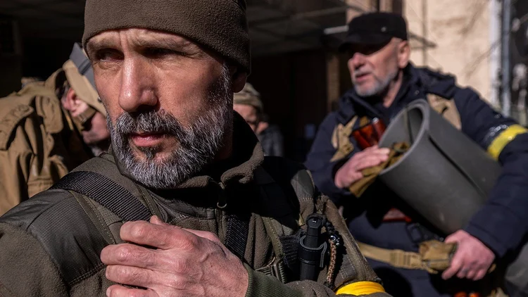 Ron Haviv’s Photographic work in Ukraine — The Trebuchet