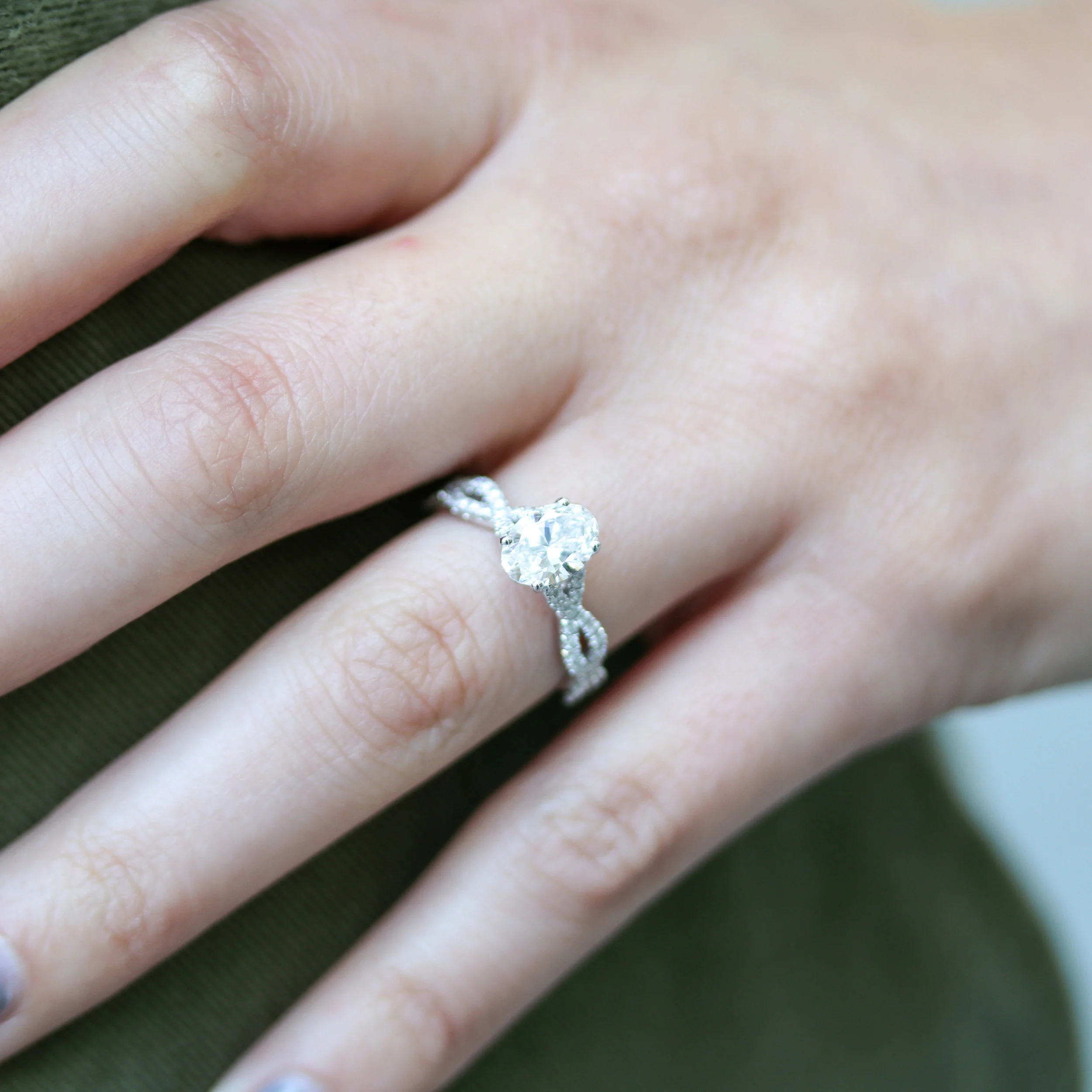 Infinity Twist Setting Custom Lab Diamond Engagement Ring | atelier-yuwa.ciao.jp