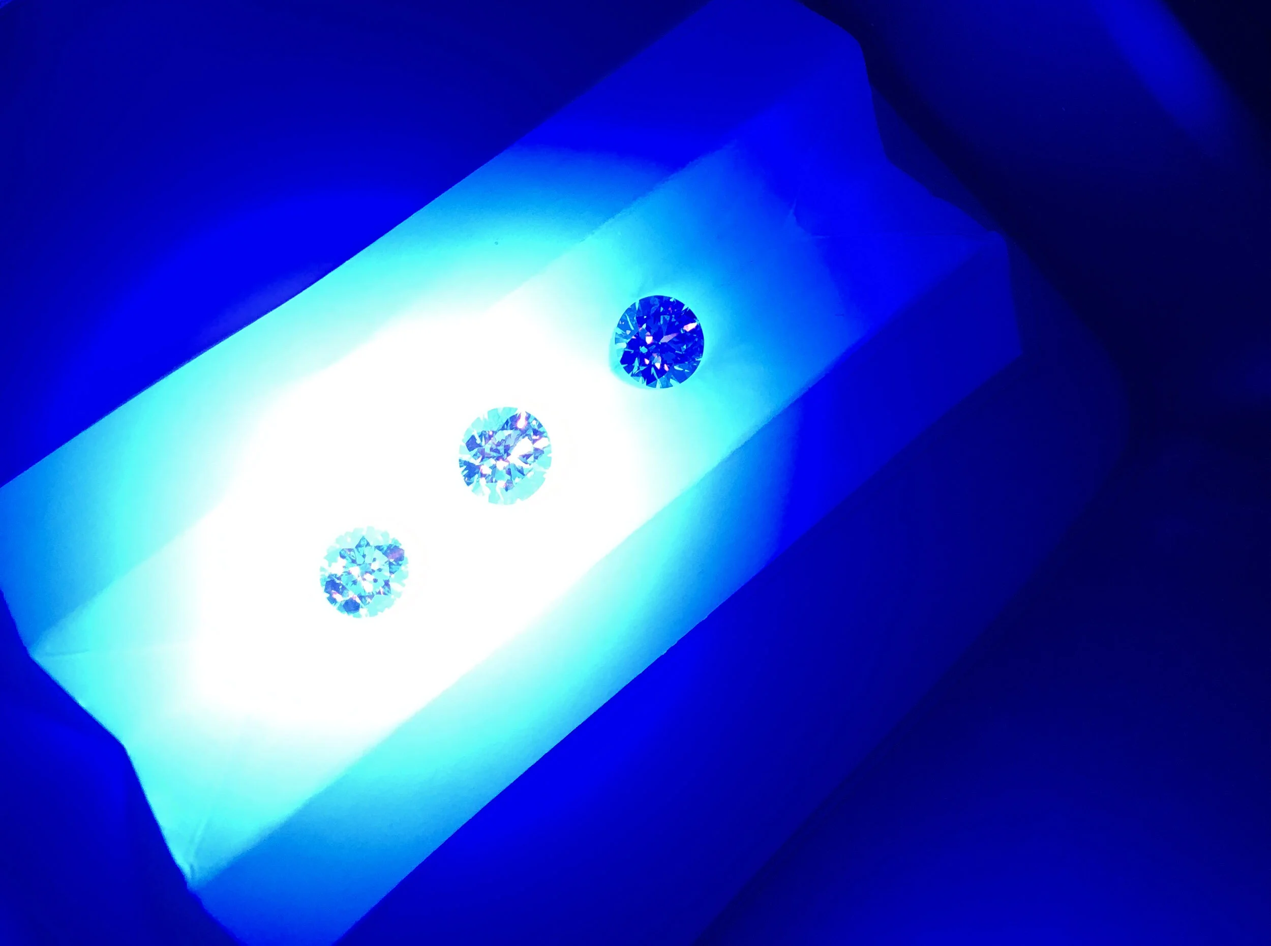 Blue Nuance in Lab Diamonds