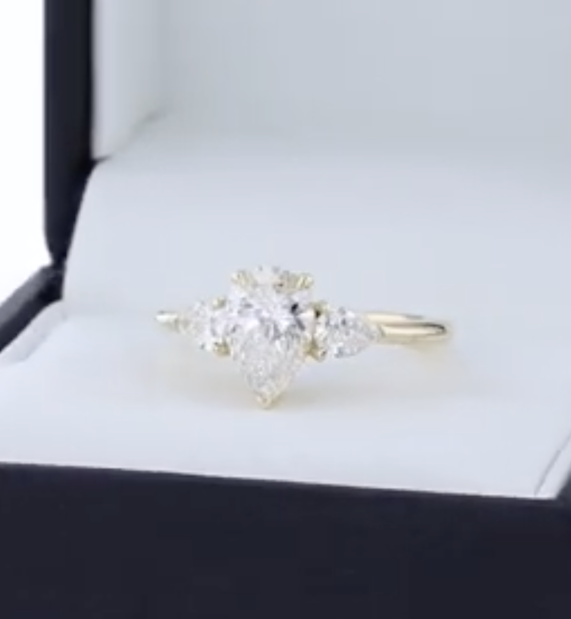 Pear Three Stone Setting
