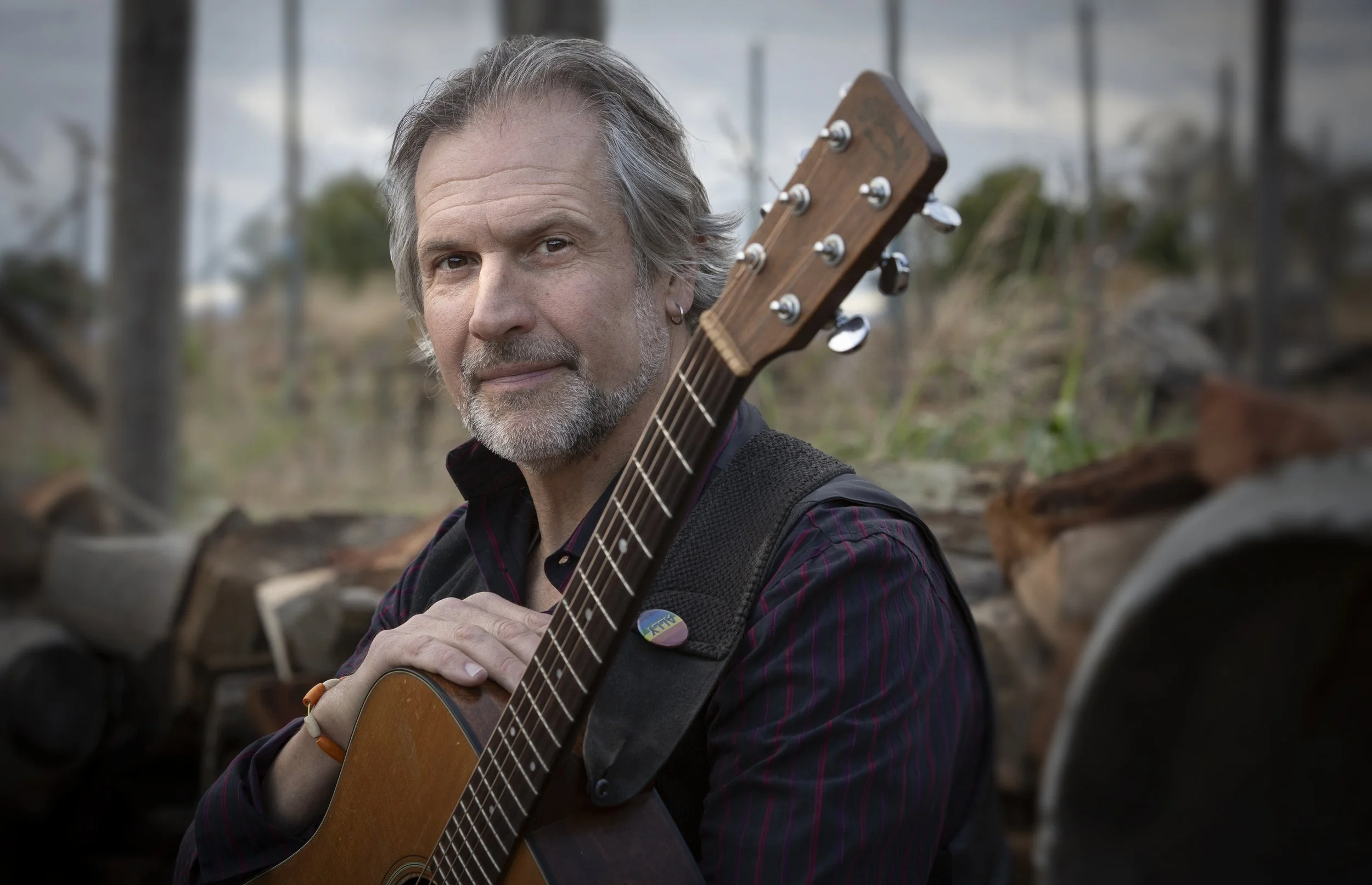 Richard March Official Site for singer-songwriter Richard March.