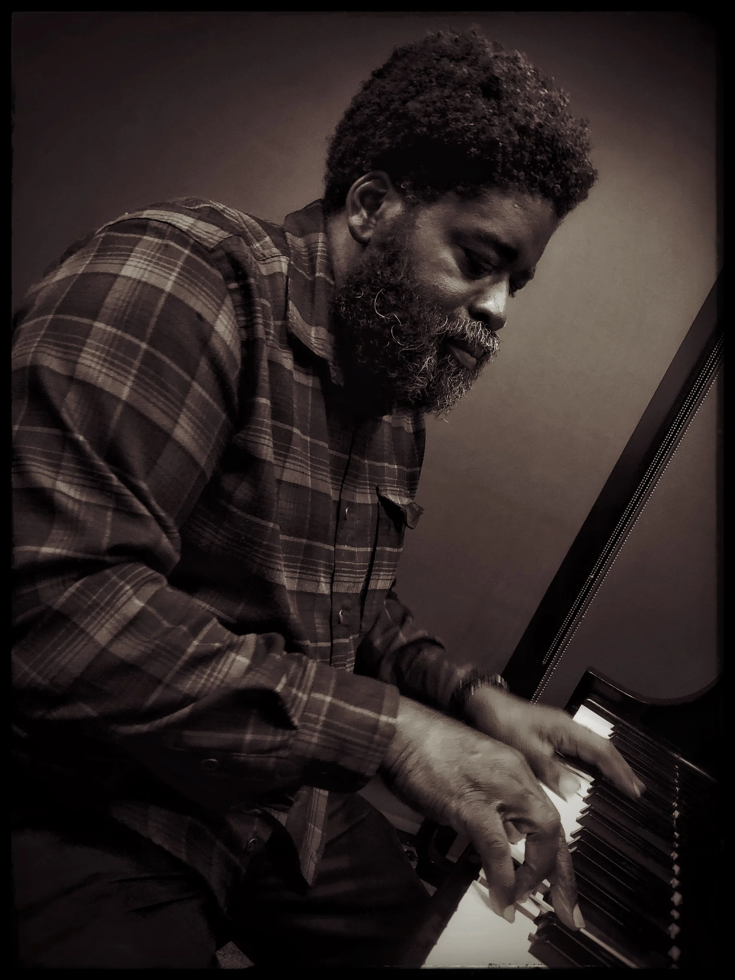 Tim Davis practicing with the Nu Beginnings Choir 2020 by Ed Holten ...