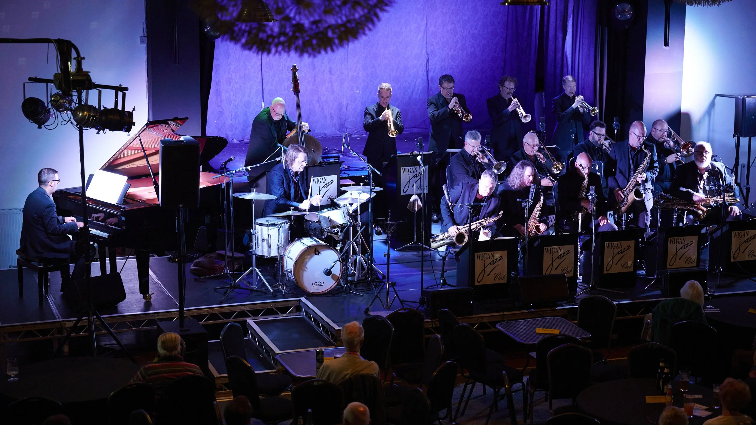 BOOK TOP UK JAZZ DRUMMER PETE CATER, BANDS AND SOLO GUEST APPEARANCES ...