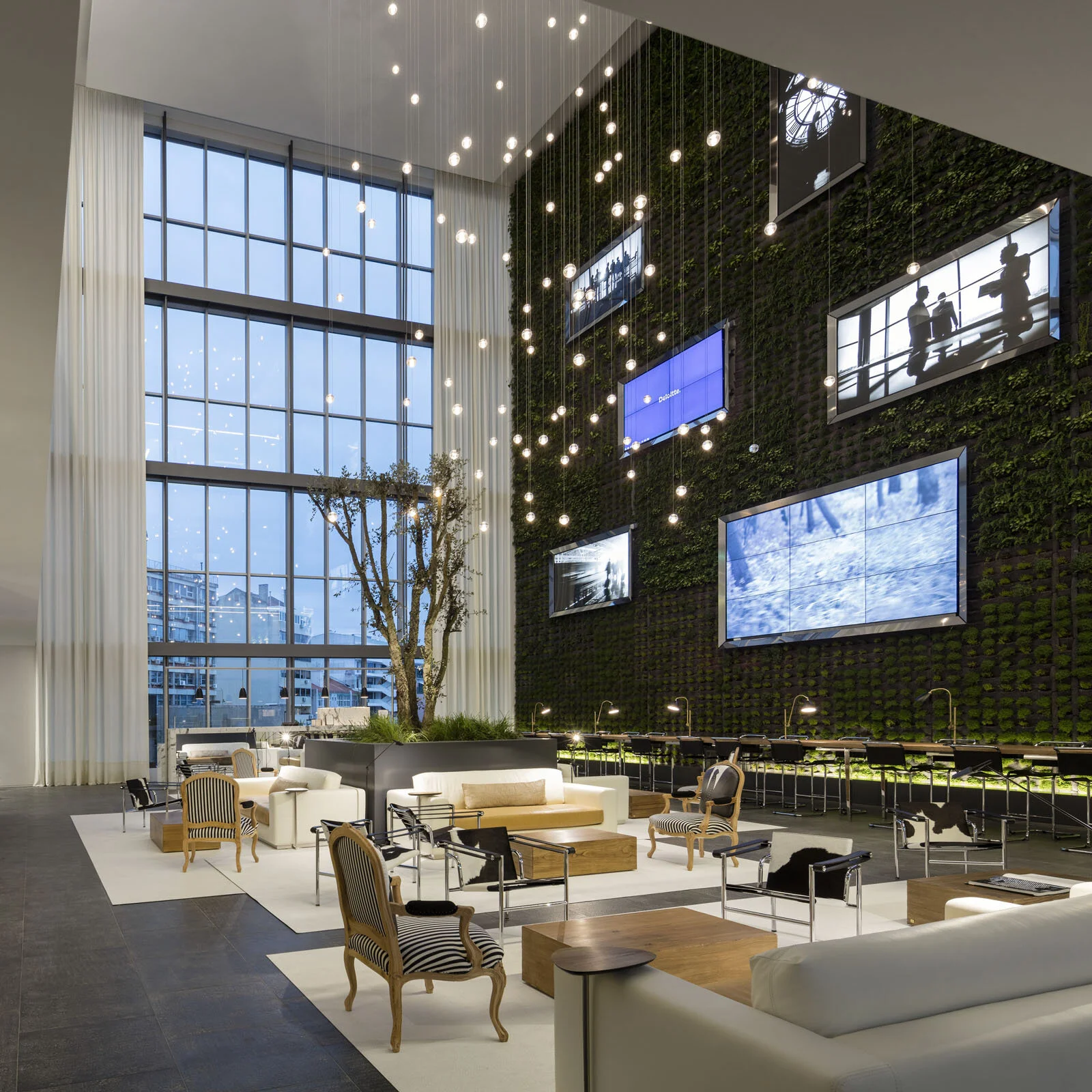 Deloitte Hub — Vector Mais