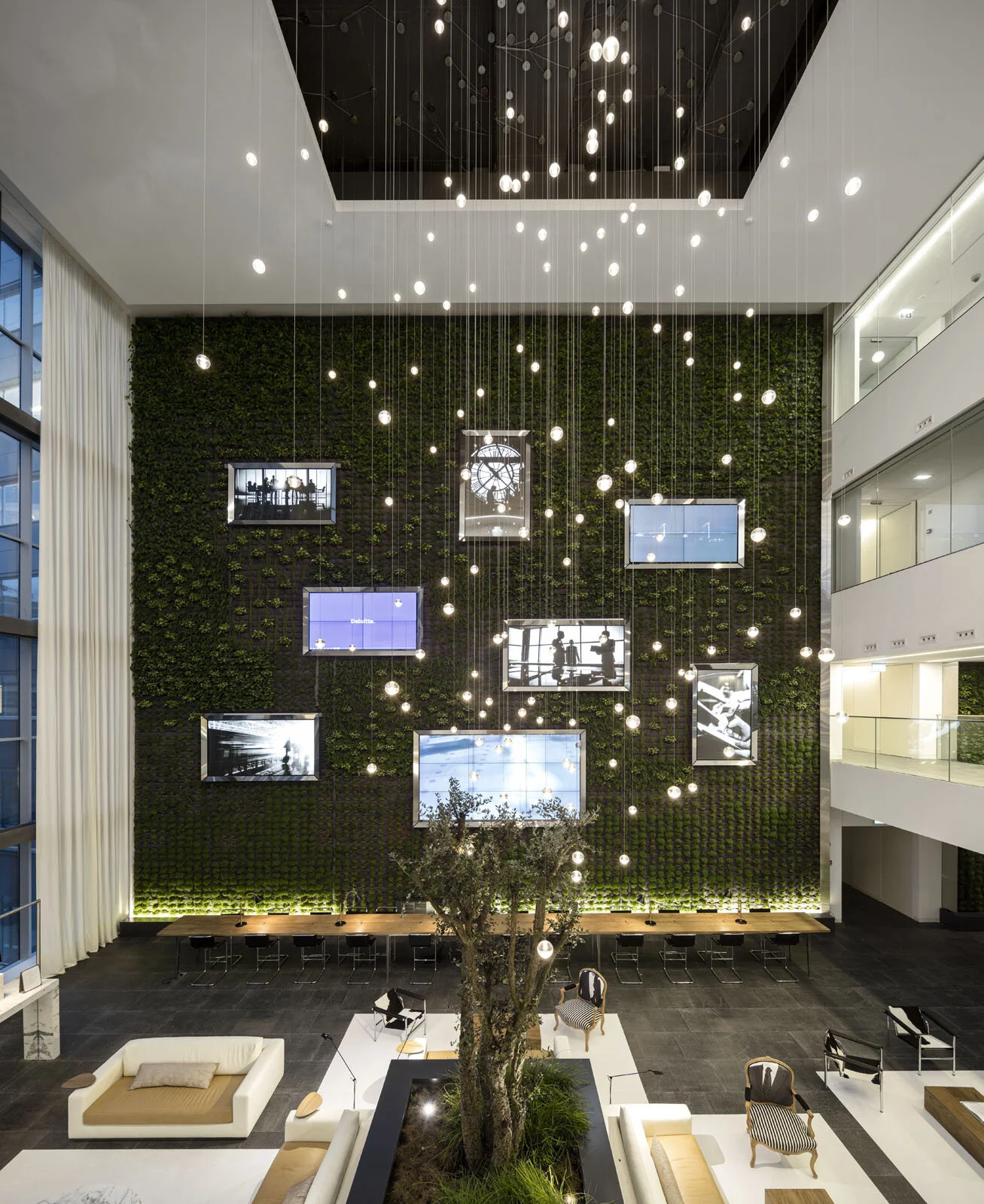 Deloitte Hub — Vector Mais