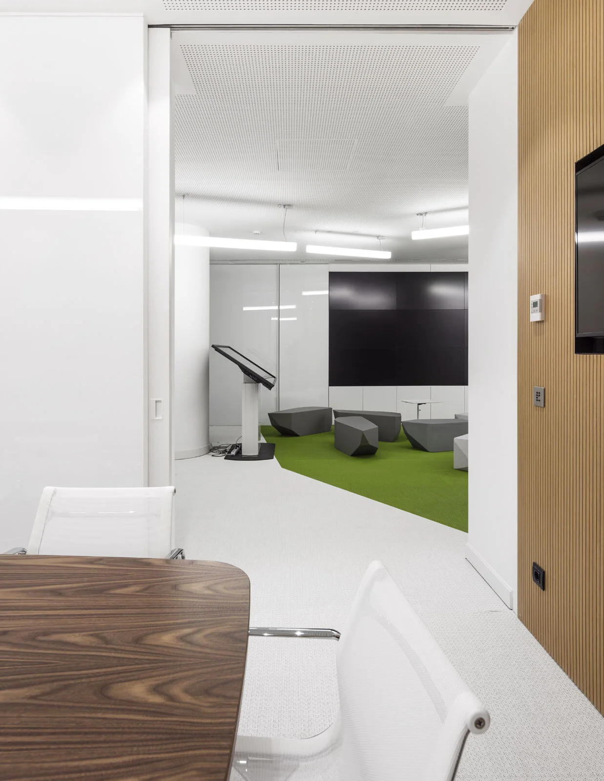 Deloitte Hub — Vector Mais